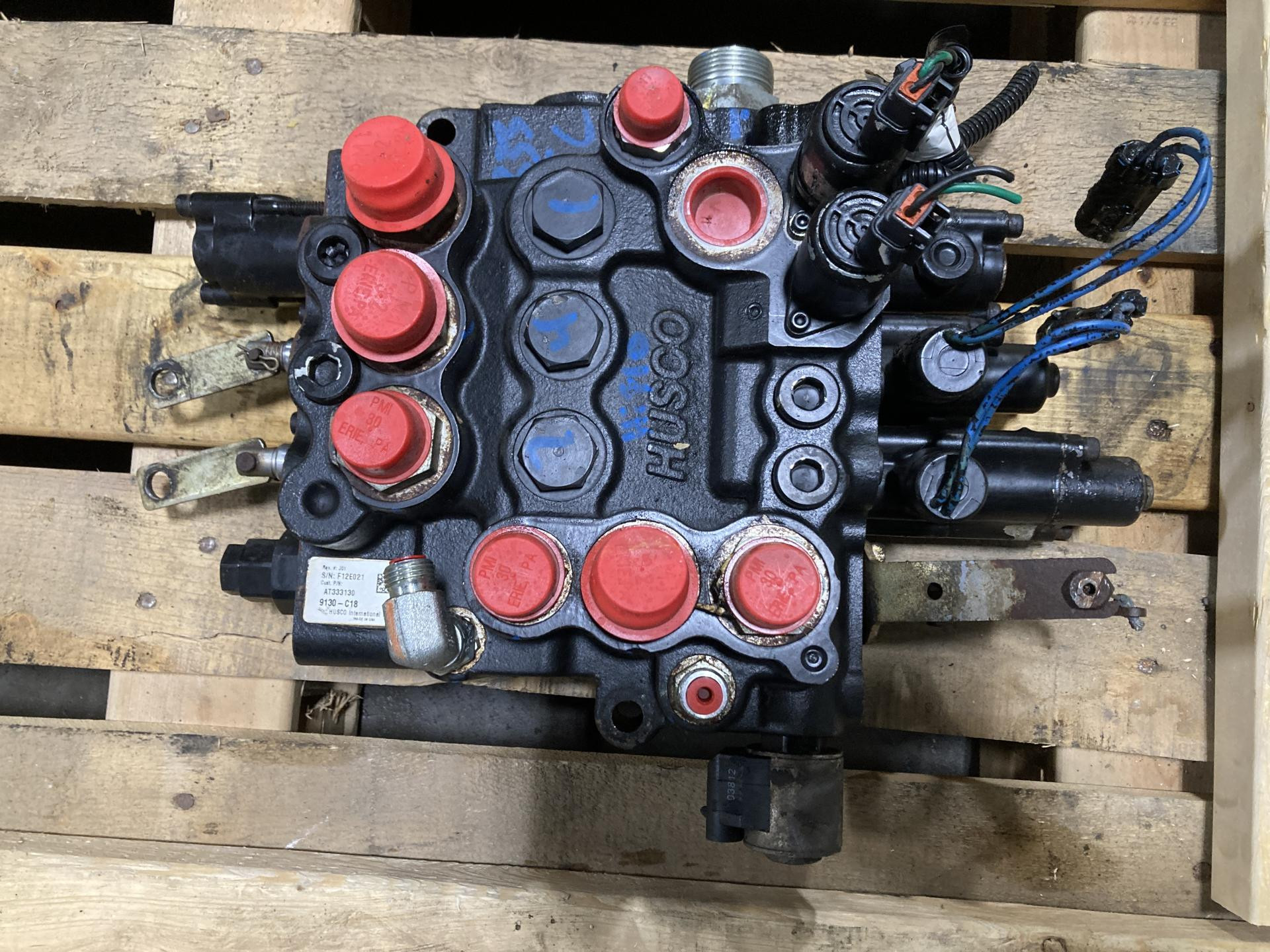 AT333130 | John Deere 333D Hydraulic Valve for Sale
