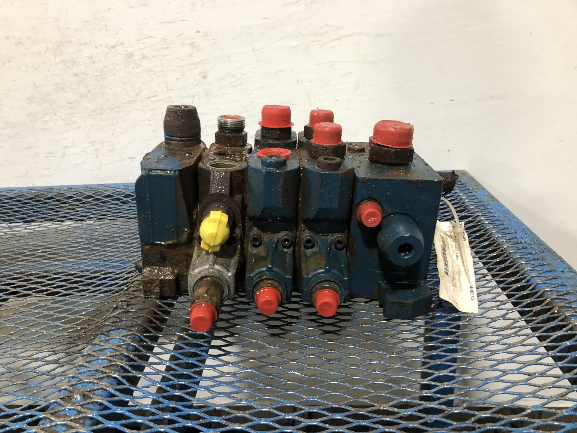 LW11211540 | John Deere 344K Hydraulic Valve for Sale
