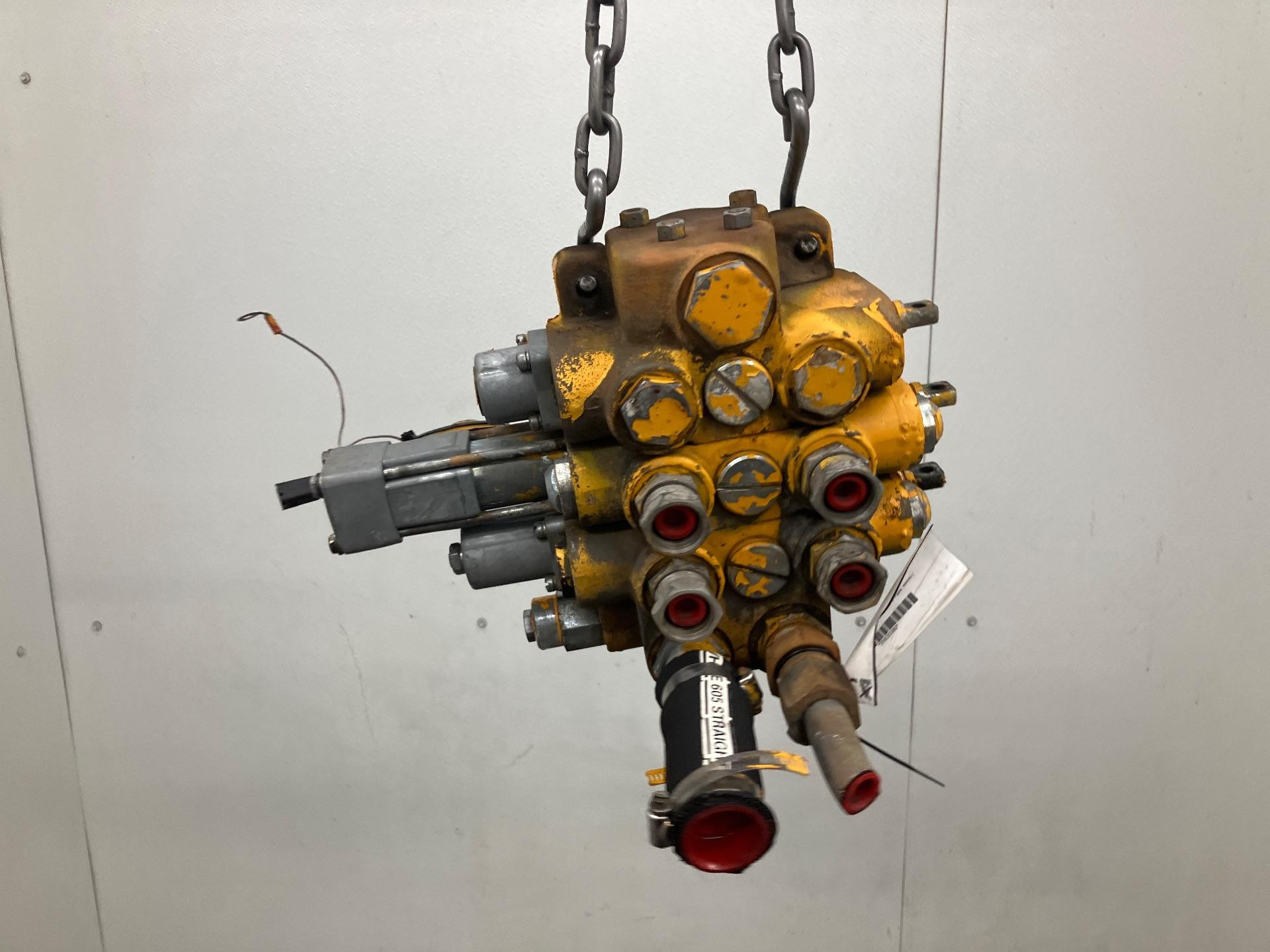AU40161 | John Deere 350B Hydraulic Valve for Sale