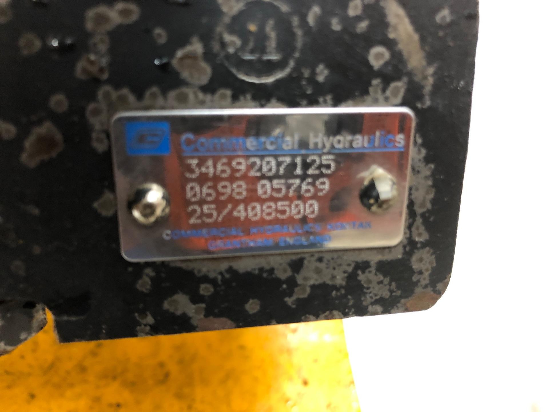 25/408500 | JCB 532 Hydraulic Valve for Sale