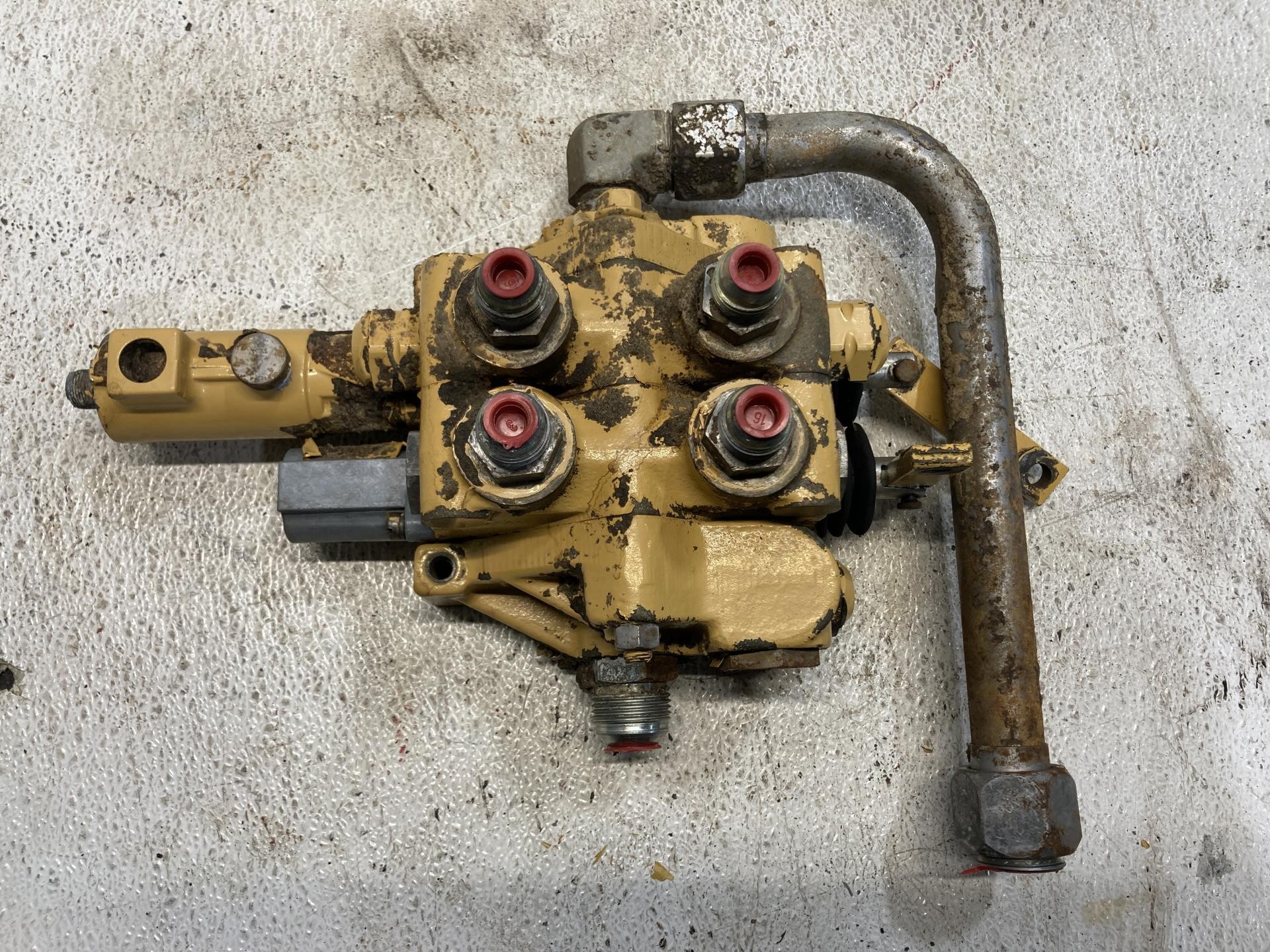 F0NN-F893-AA | Ford 555 Hydraulic Valve for Sale