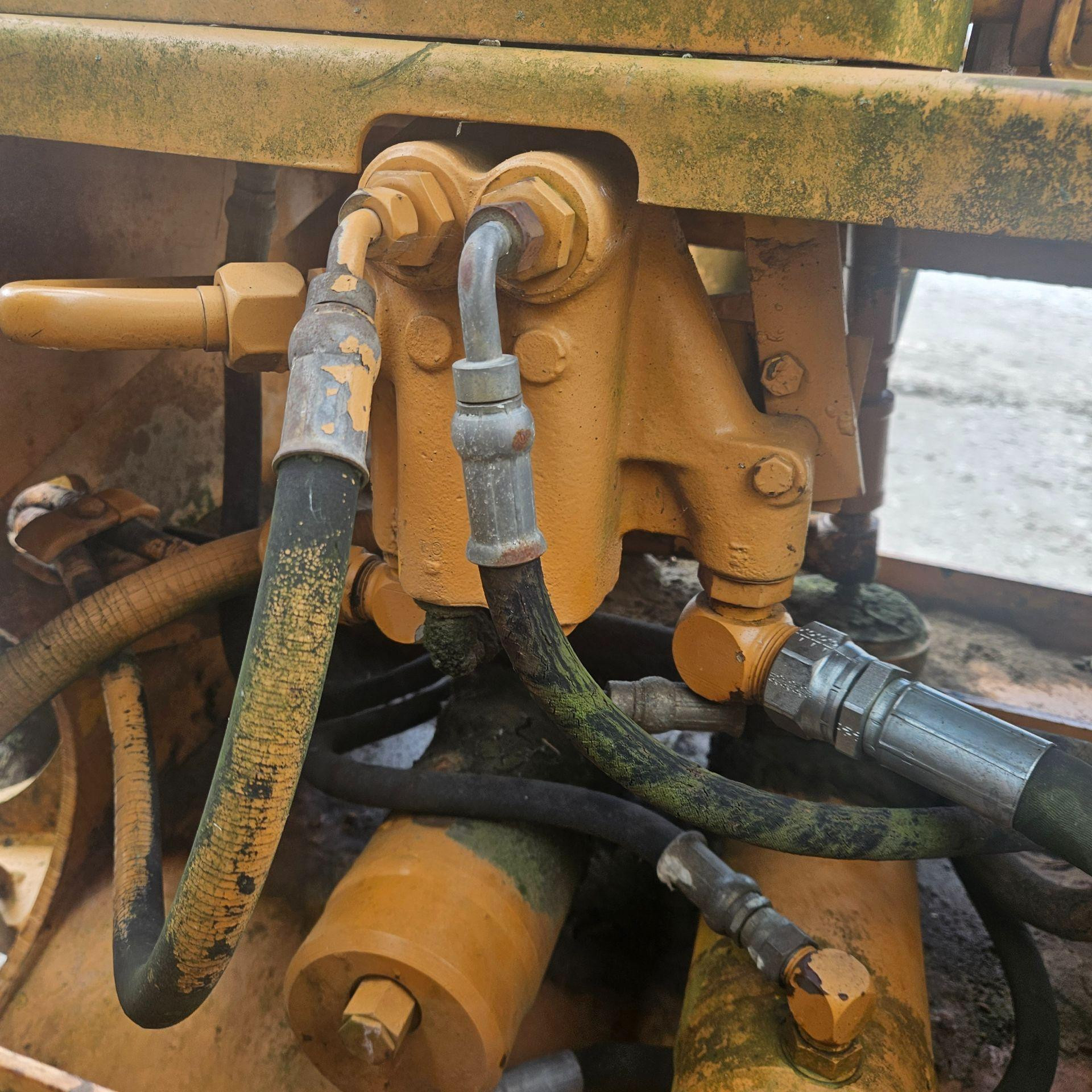 D62348 | Case 580B Hydraulic Valve for Sale