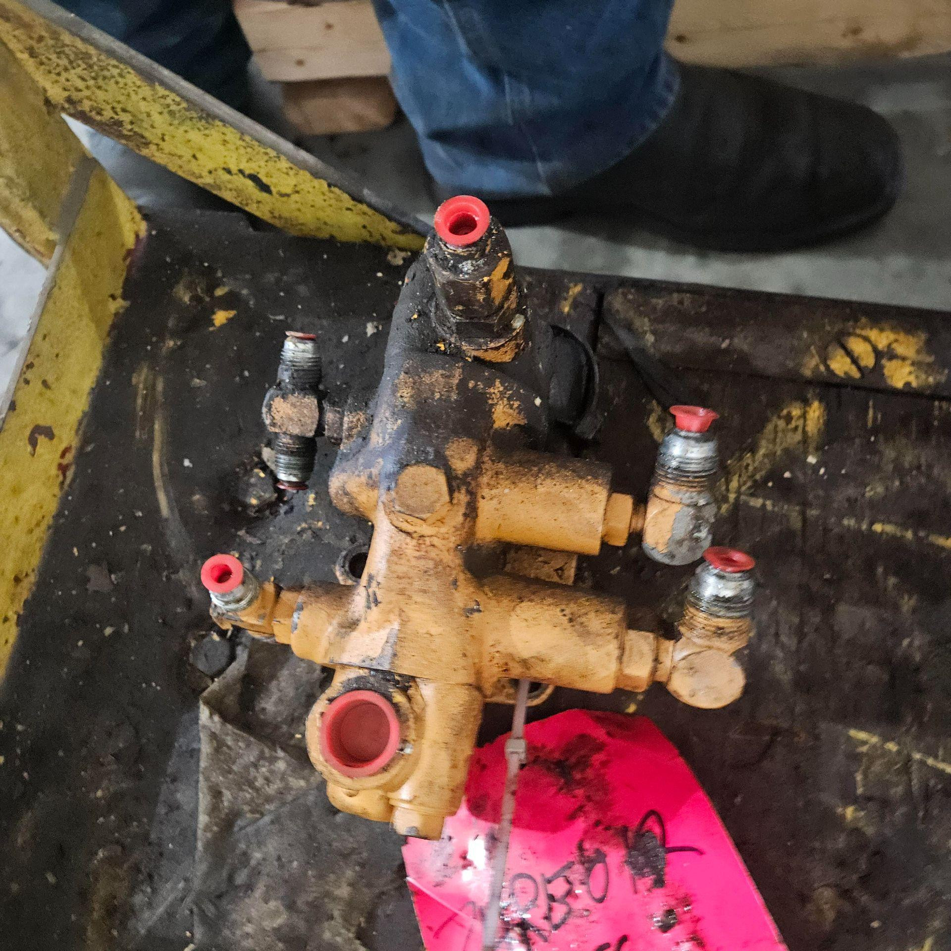 A37980 | Case 580B Hydraulic Valve for Sale