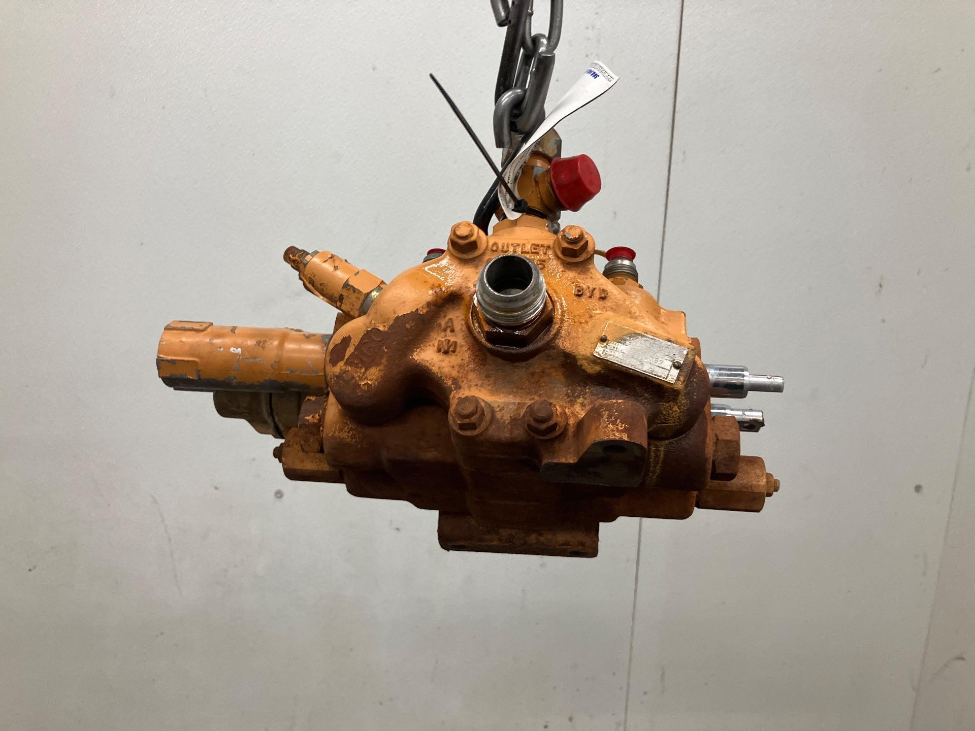 D146465 | Case 580E Hydraulic Valve for Sale