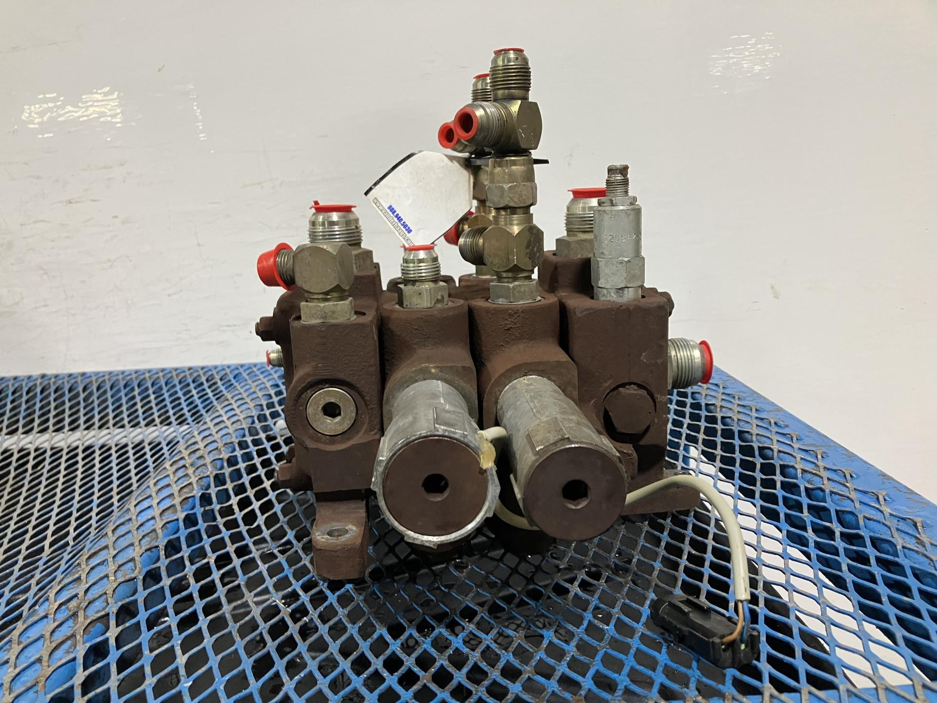 358236A1 | Case 580M Hydraulic Valve for Sale