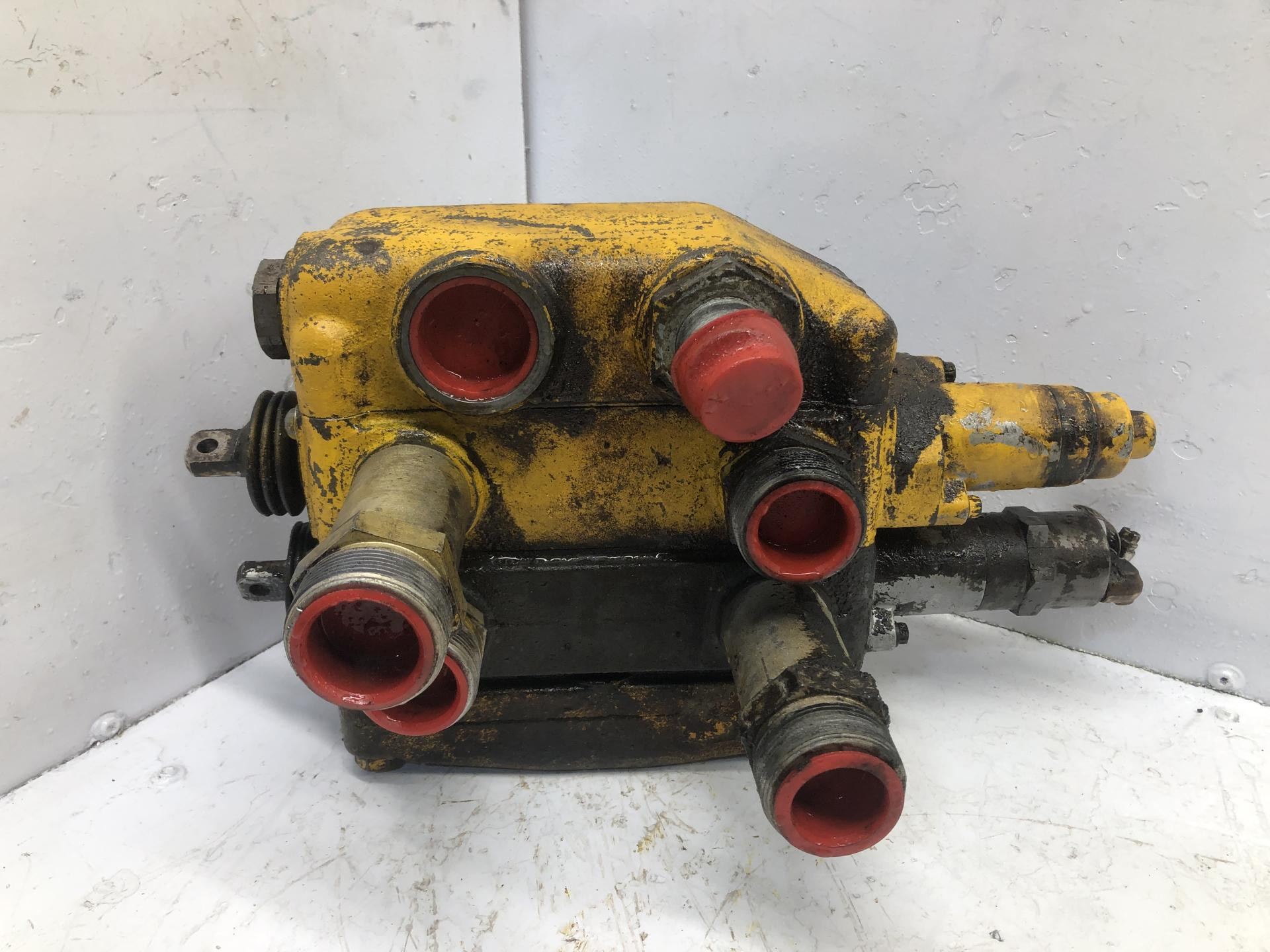 John Deere 644 Hydraulic Valve for Sale