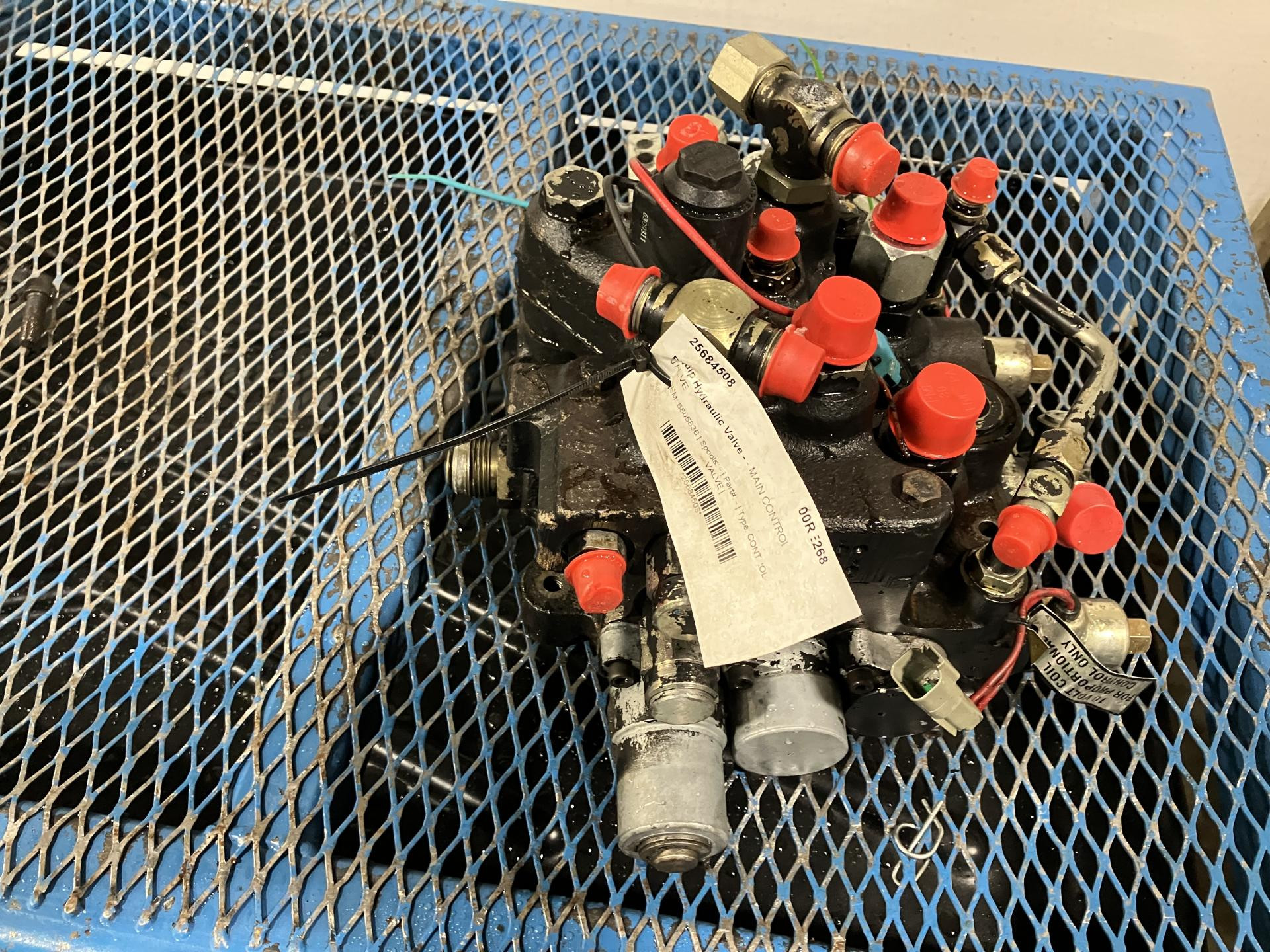 6806836 | Bobcat 753 Hydraulic Valve for Sale