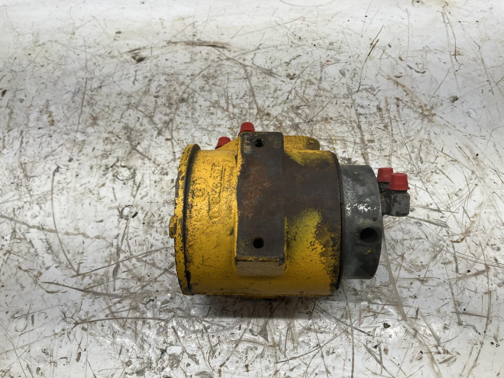 AT42134 | John Deere 770 Hydraulic Valve for Sale