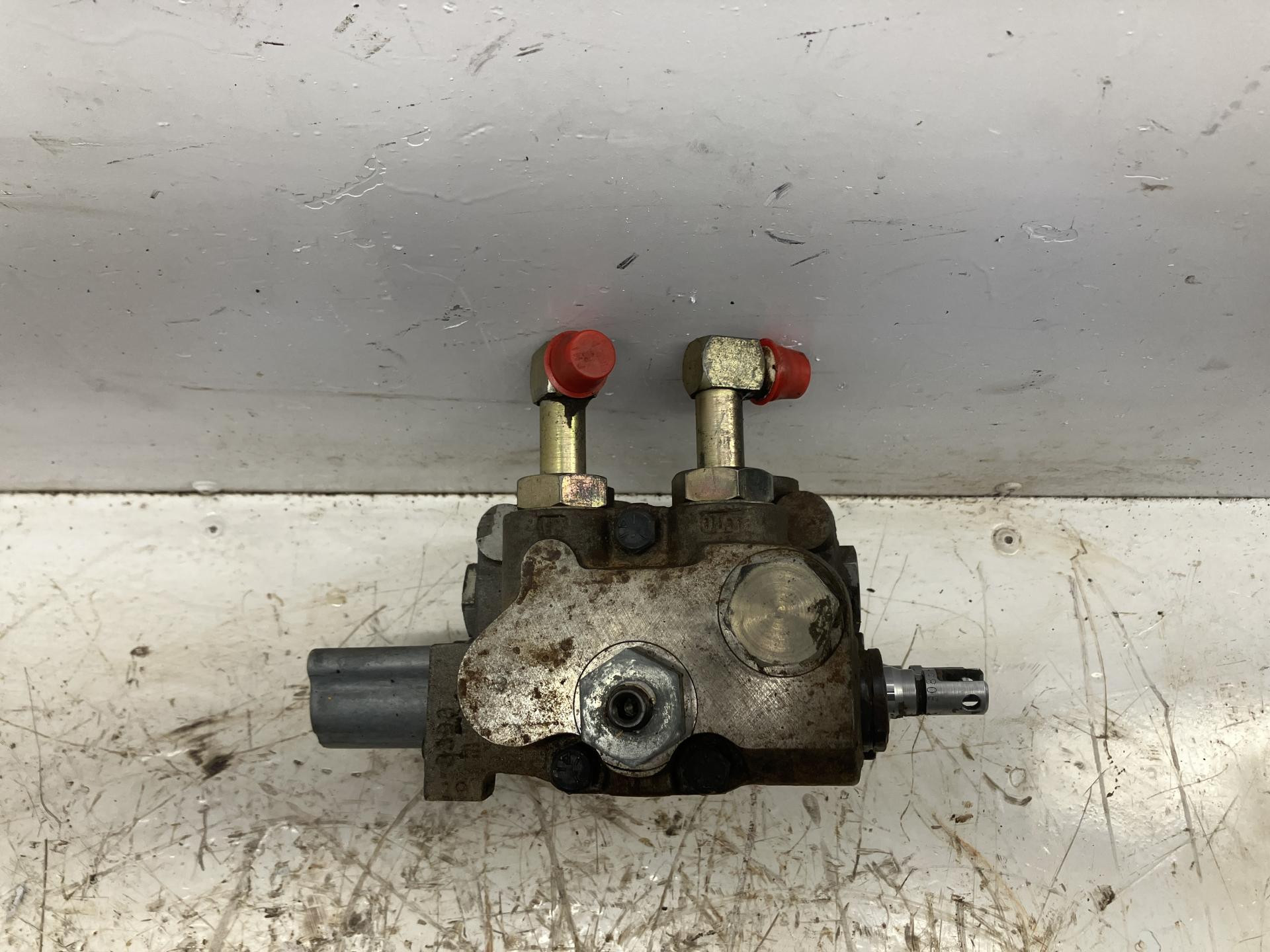 T54178 | John Deere 770 Hydraulic Valve for Sale