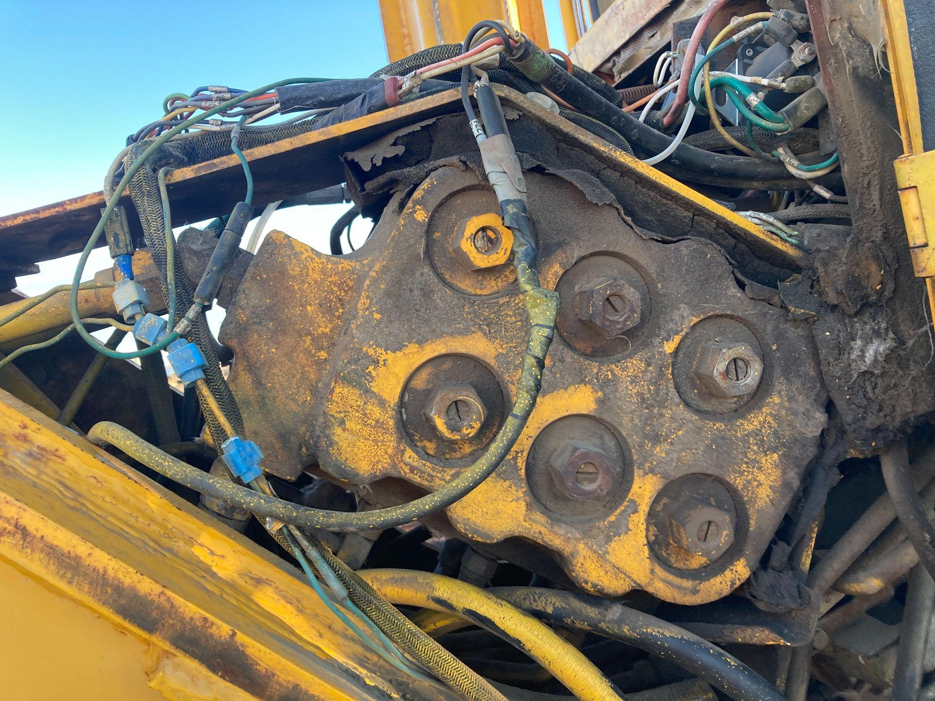 AT54801 | John Deere 770 Hydraulic Valve for Sale