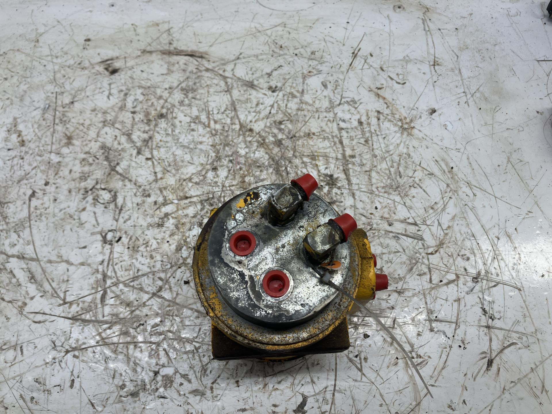 AT42134 | John Deere 770 Hydraulic Valve for Sale