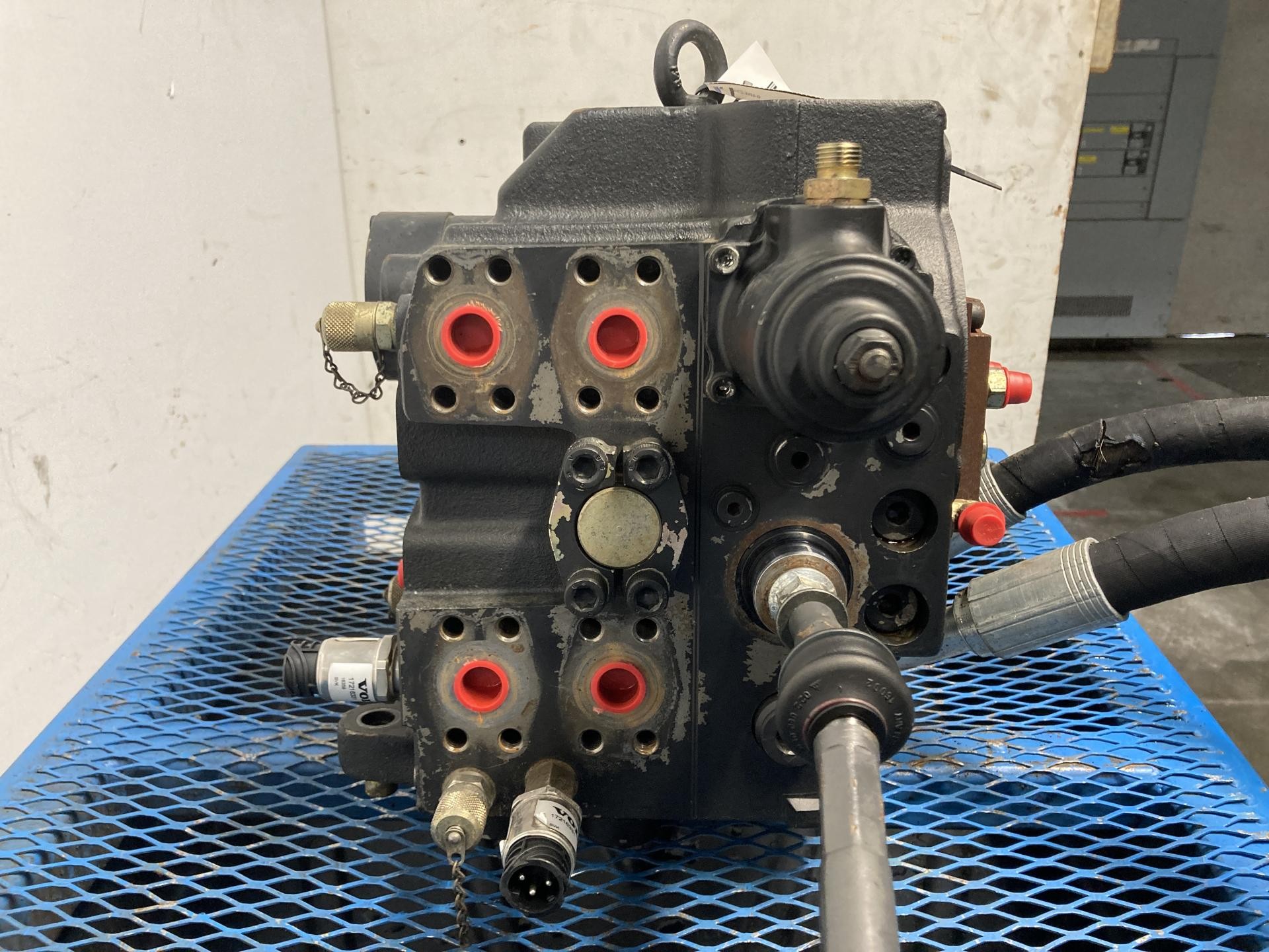 VOE11063549 | Volvo A40D Hydraulic Valve for Sale