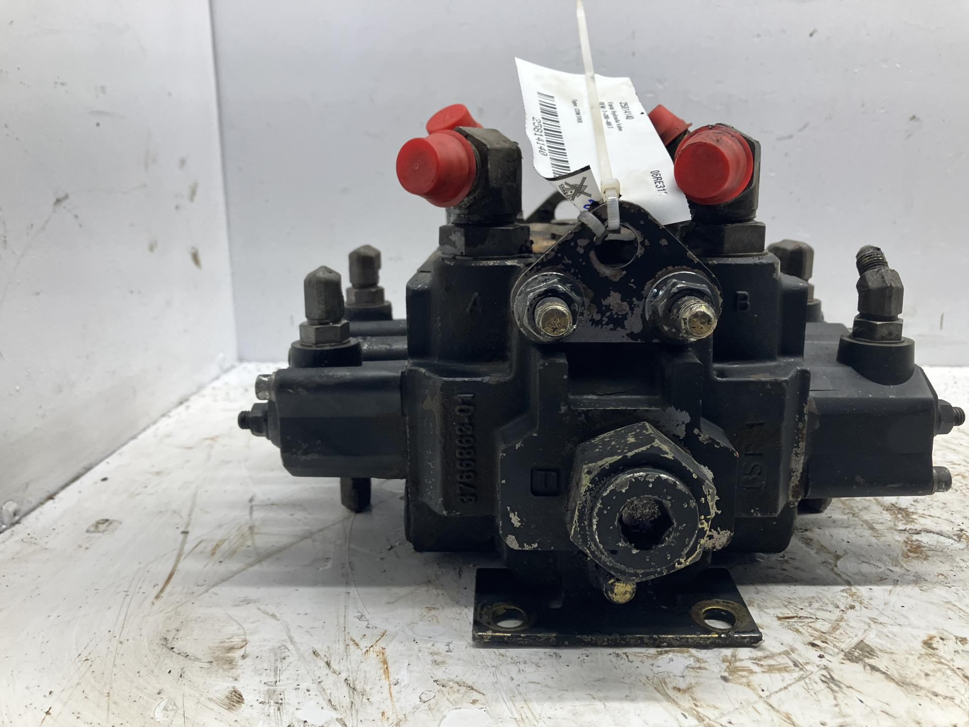 0624-332613-008 | Genie GTH-844 Hydraulic Valve for Sale