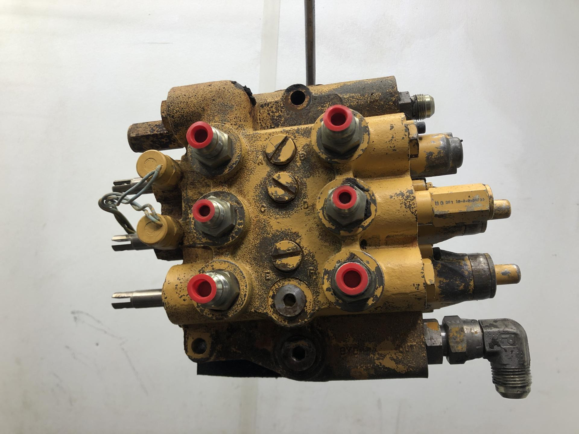 86604770 | New Holland LS170 Hydraulic Valve for Sale