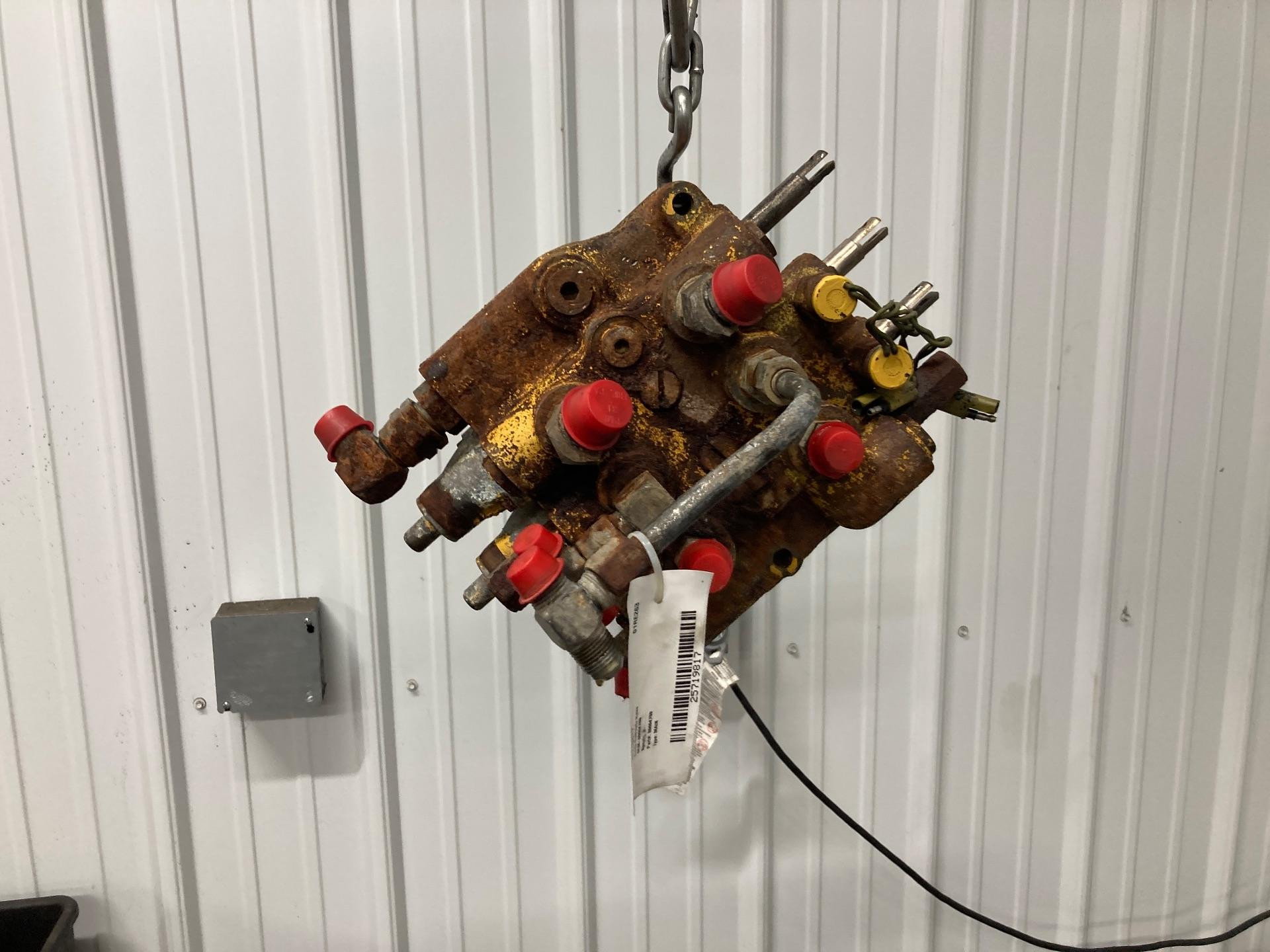 86604769 | New Holland LS180 Hydraulic Valve for Sale