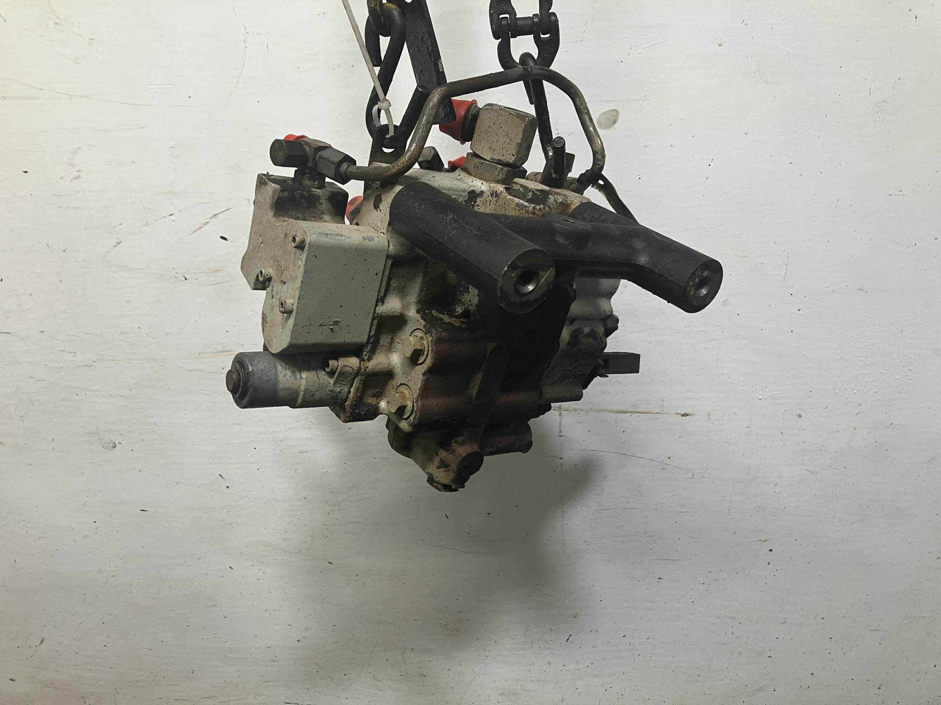 6818039 | Bobcat S175 Hydraulic Valve for Sale