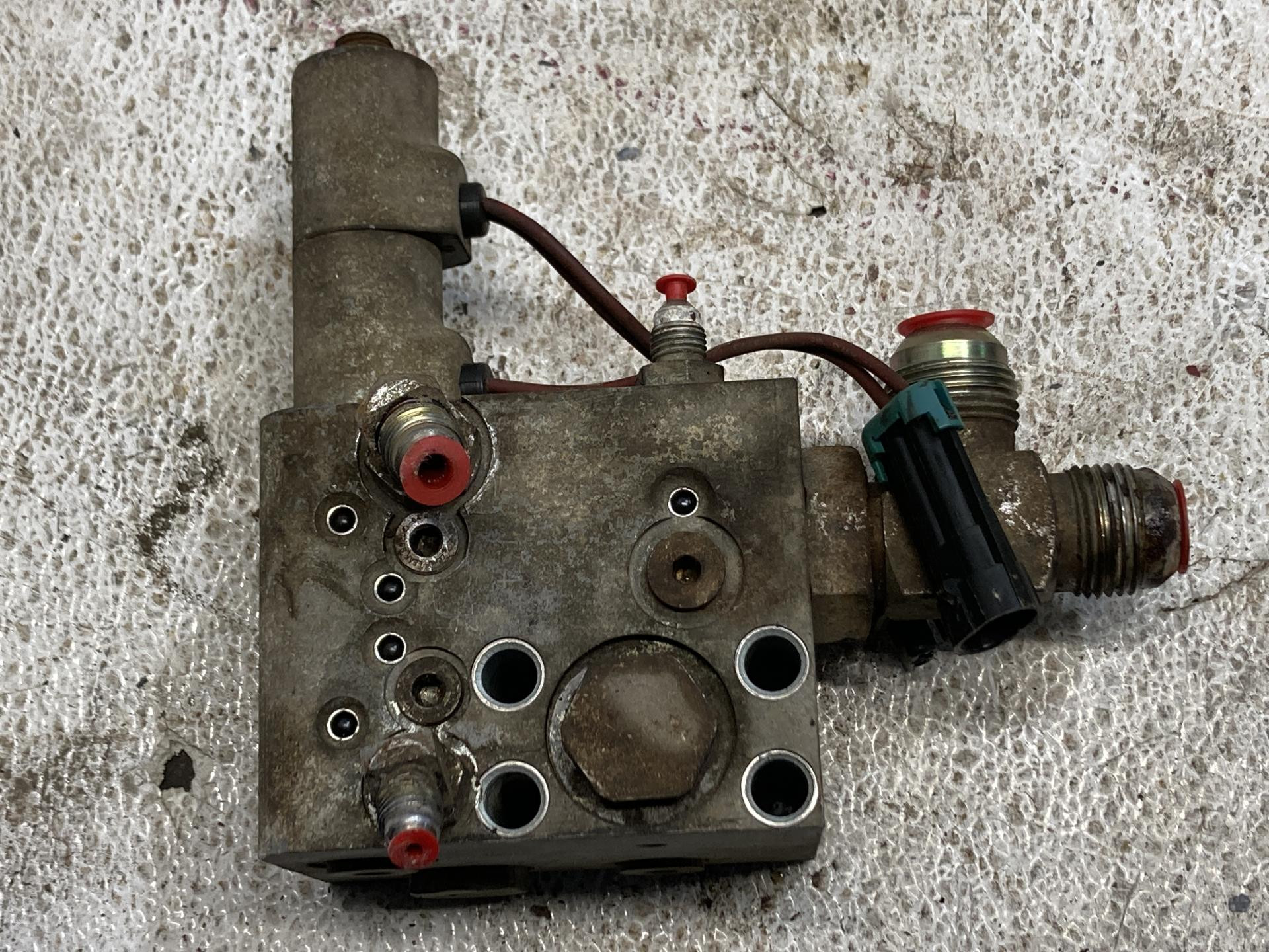 6686949 | Bobcat S185 Hydraulic Valve for Sale