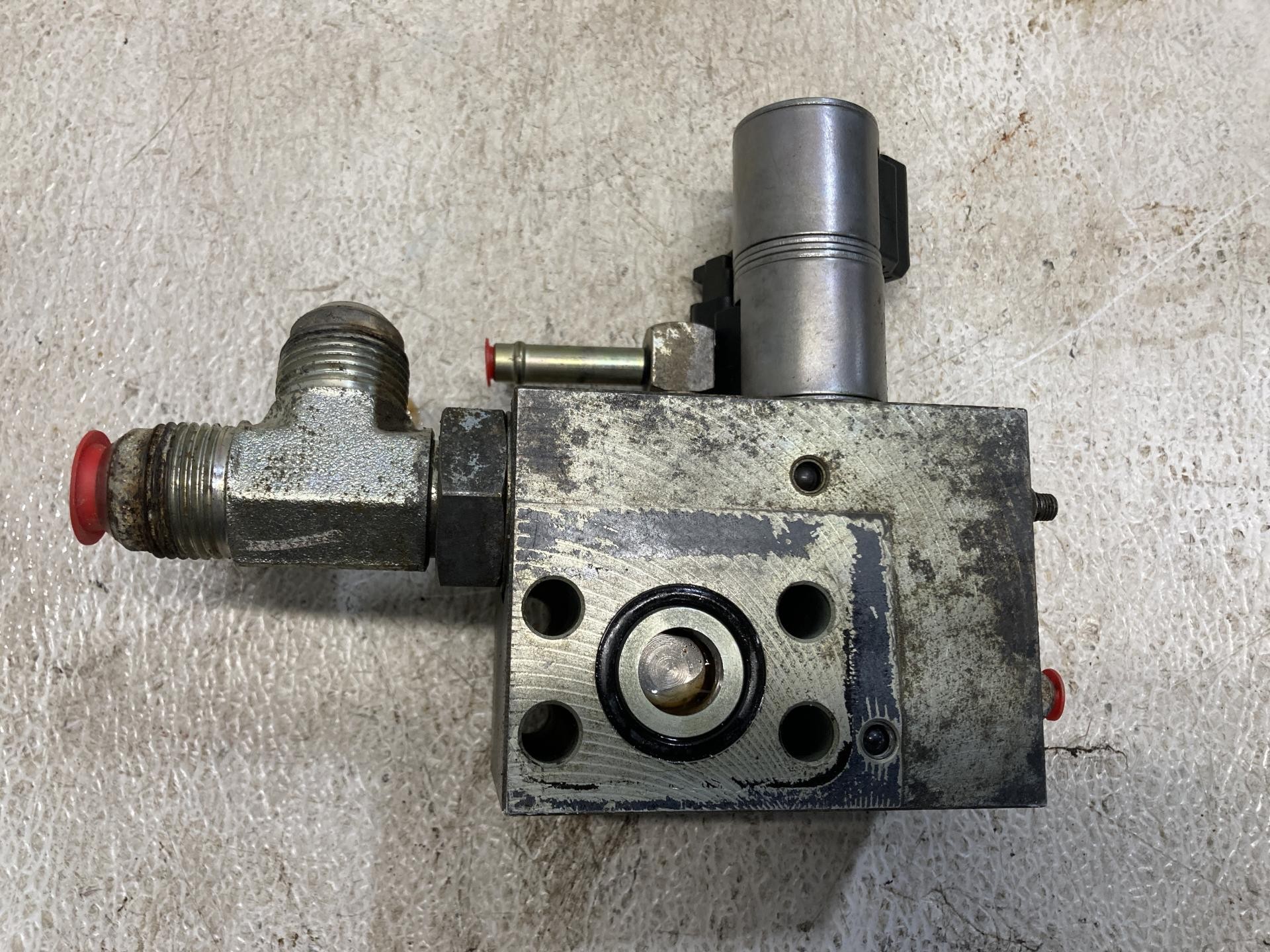 7273570 | Bobcat S650 Hydraulic Valve for Sale