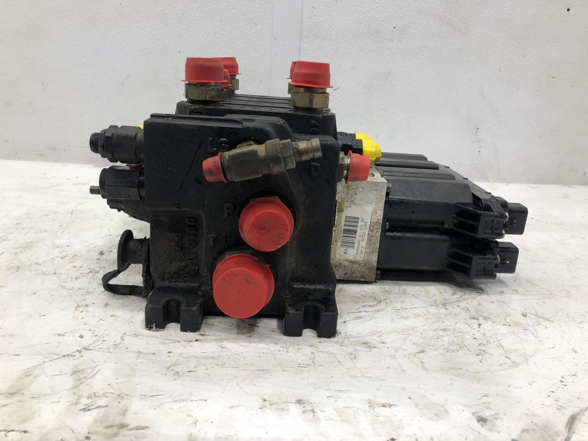 233-8364 | CAT TH460B Hydraulic Valve for Sale