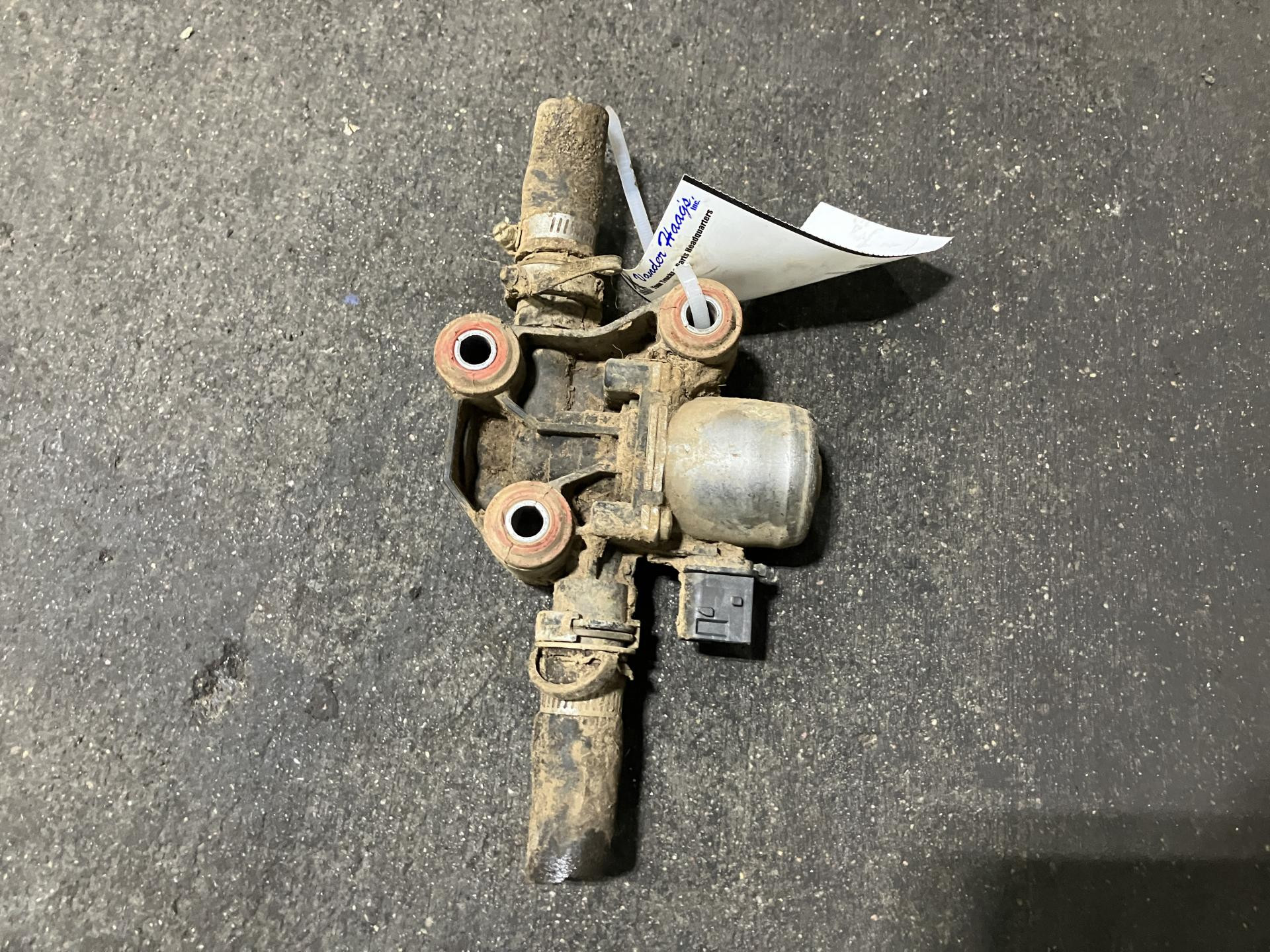 Takeuchi TL12V-2 Hydraulic Valve for Sale