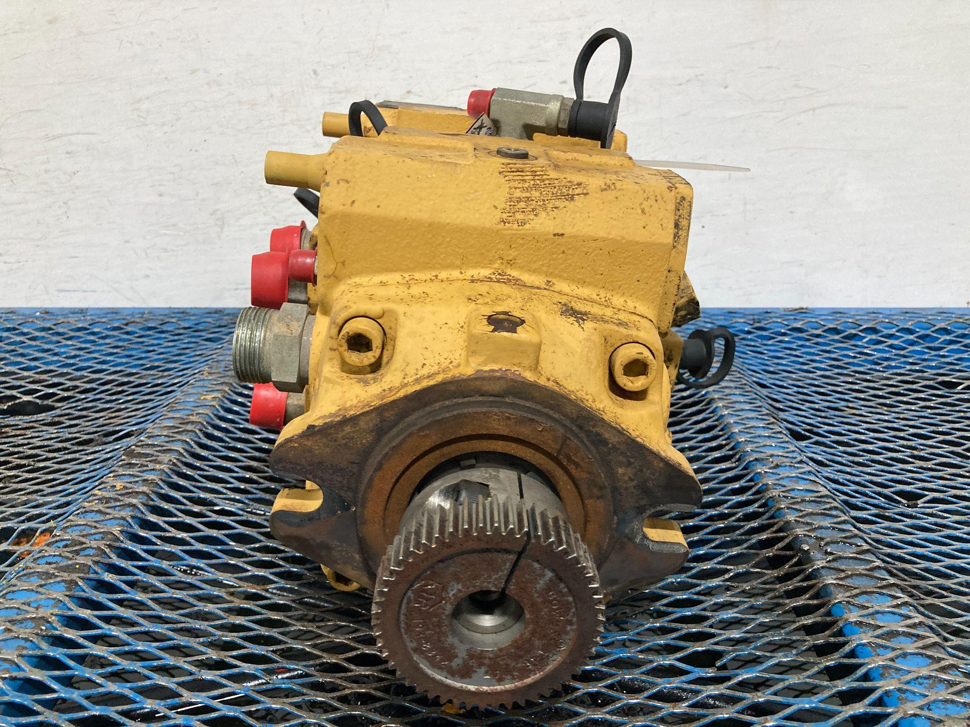CAT 252 Equip Hydrostatic Pump for Sale