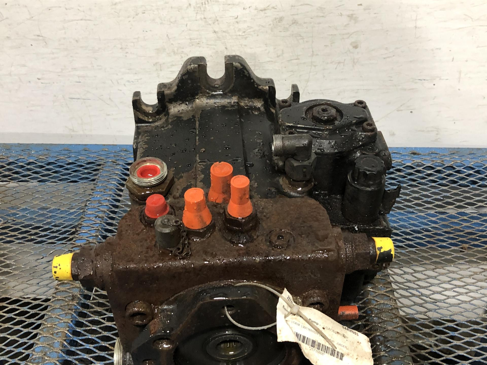 LW11117898 | John Deere 344K Equip Hydrostatic Pump for Sale