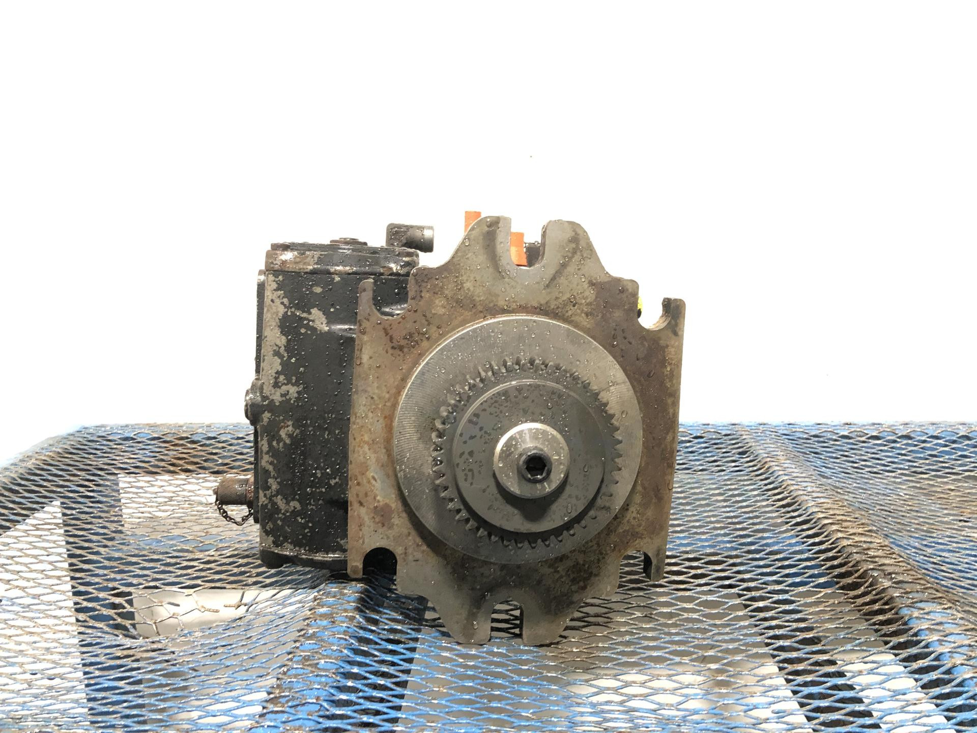 LW11117898 | John Deere 344K Equip Hydrostatic Pump for Sale