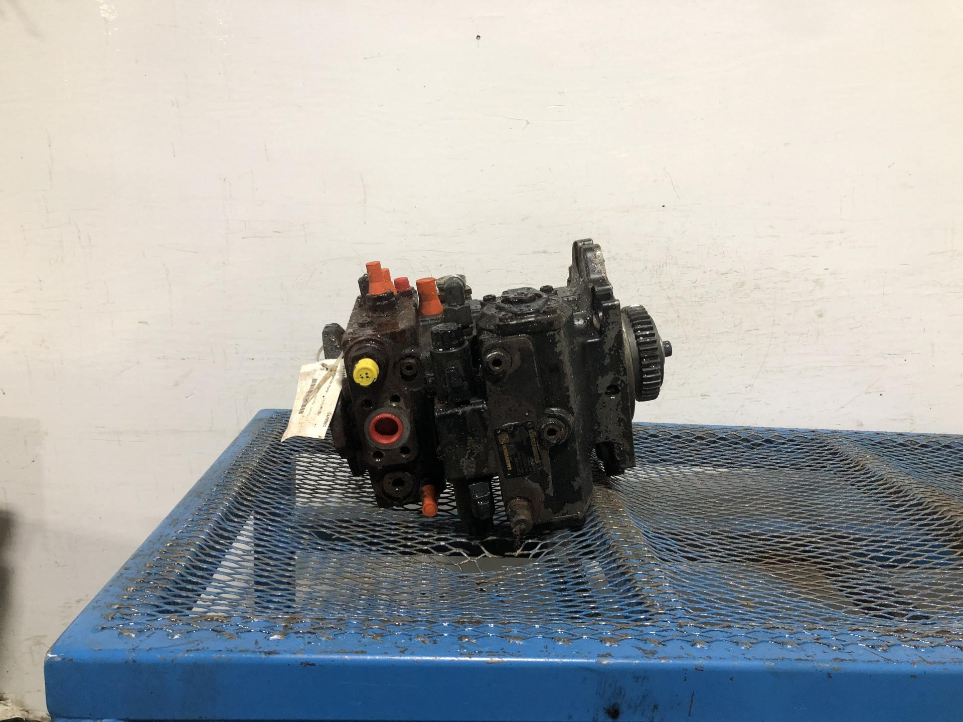 LW11117898 | John Deere 344K Equip Hydrostatic Pump for Sale