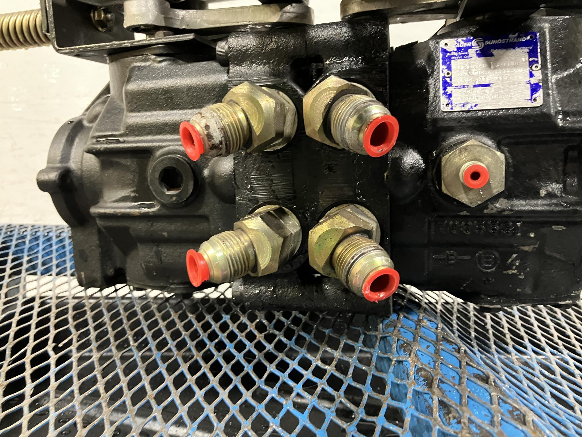 7001070 | Bobcat 753 Equip Hydrostatic Pump for Sale