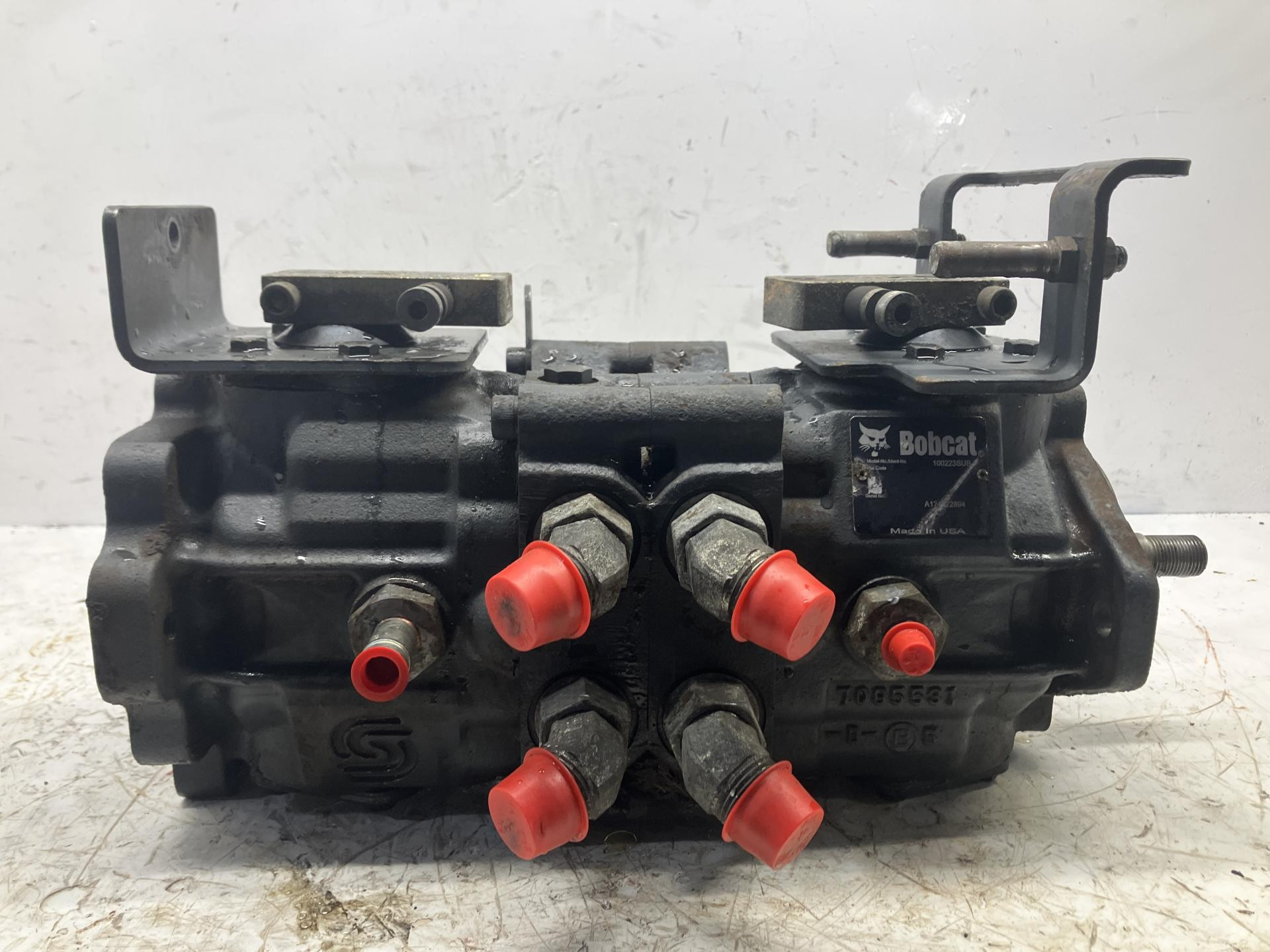 6687863 | Bobcat T180 Equip Hydrostatic Pump for Sale