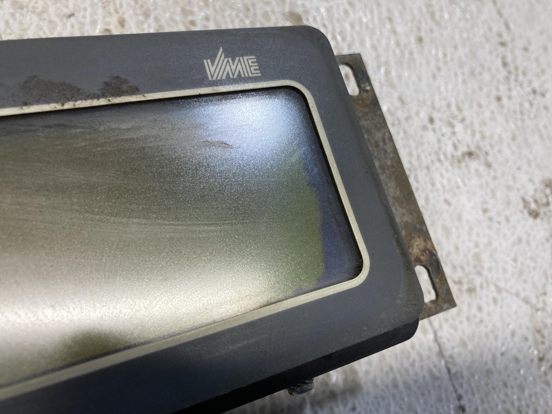 11042035 | Volvo L90B Instrument Cluster for Sale