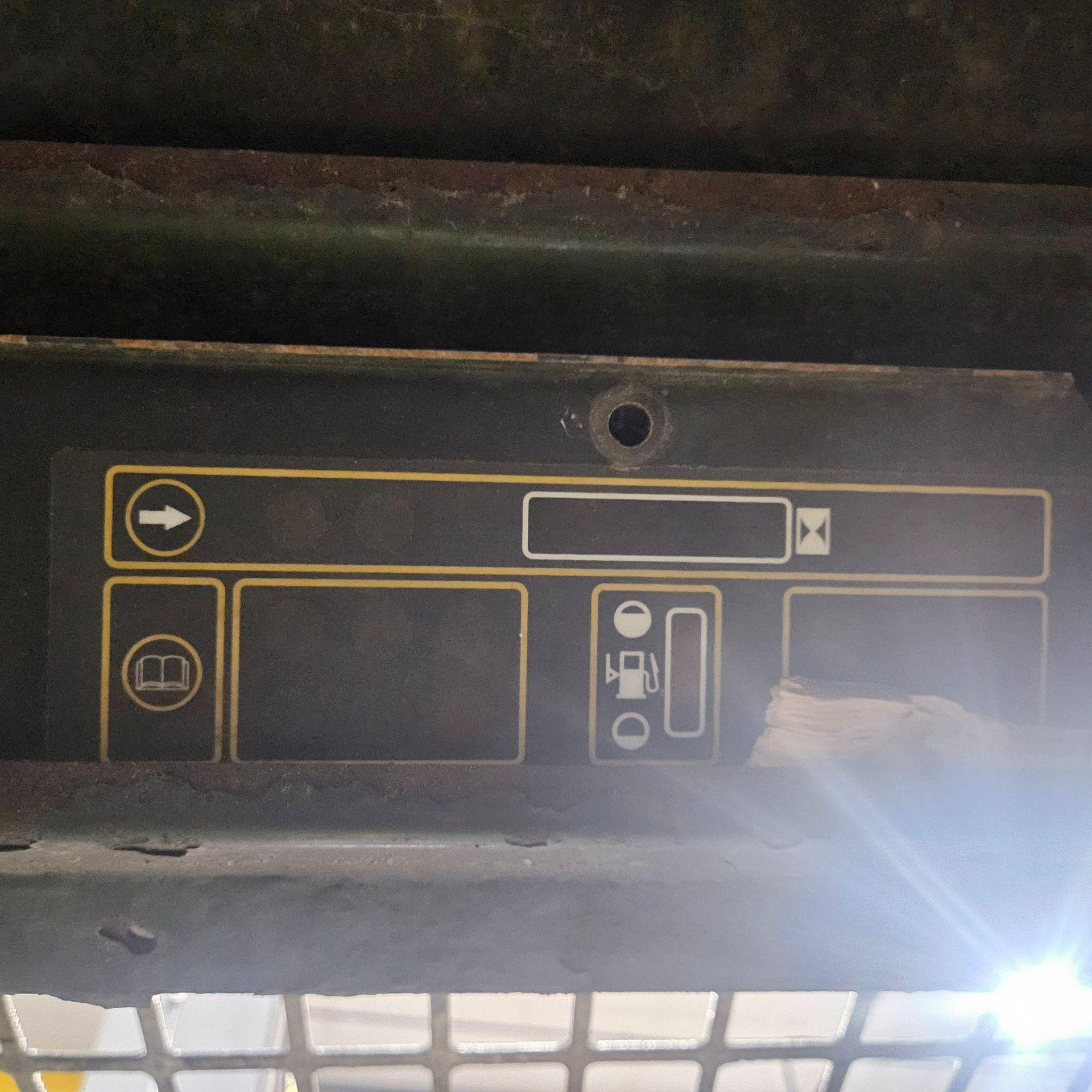 86625316 | New Holland LX885 Instrument Cluster for Sale