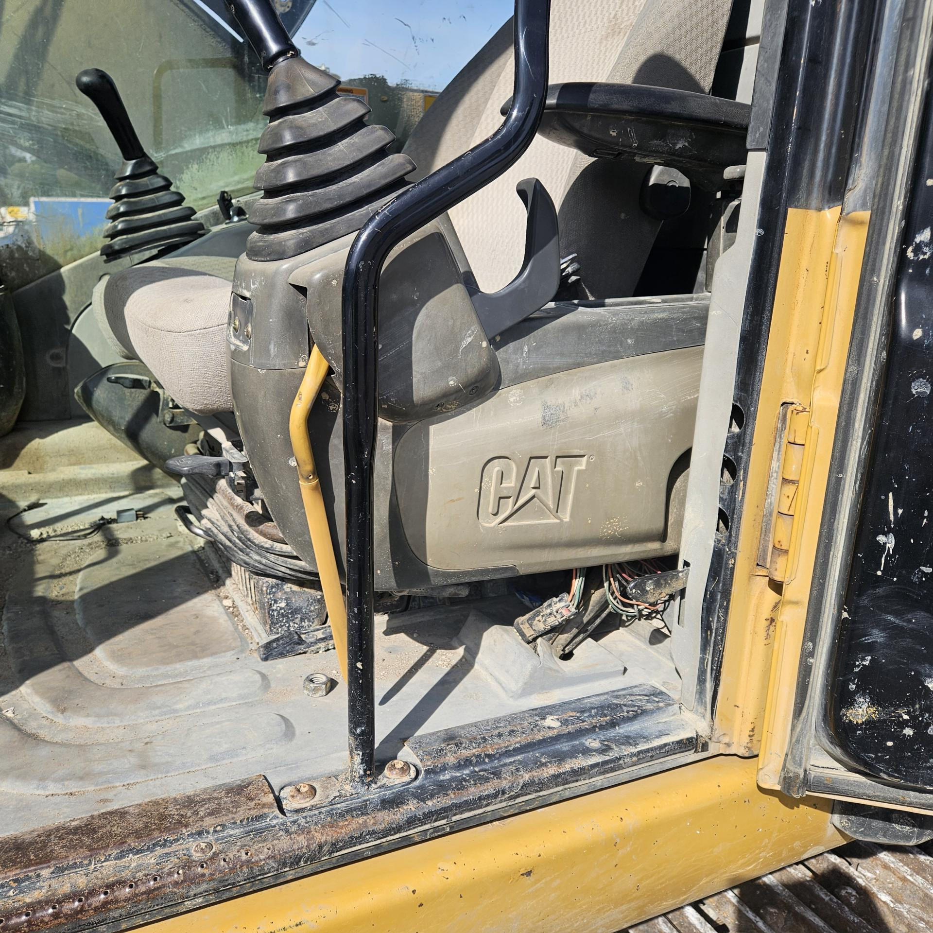 259-7349 | CAT 320DL Interior, Misc. Parts for Sale