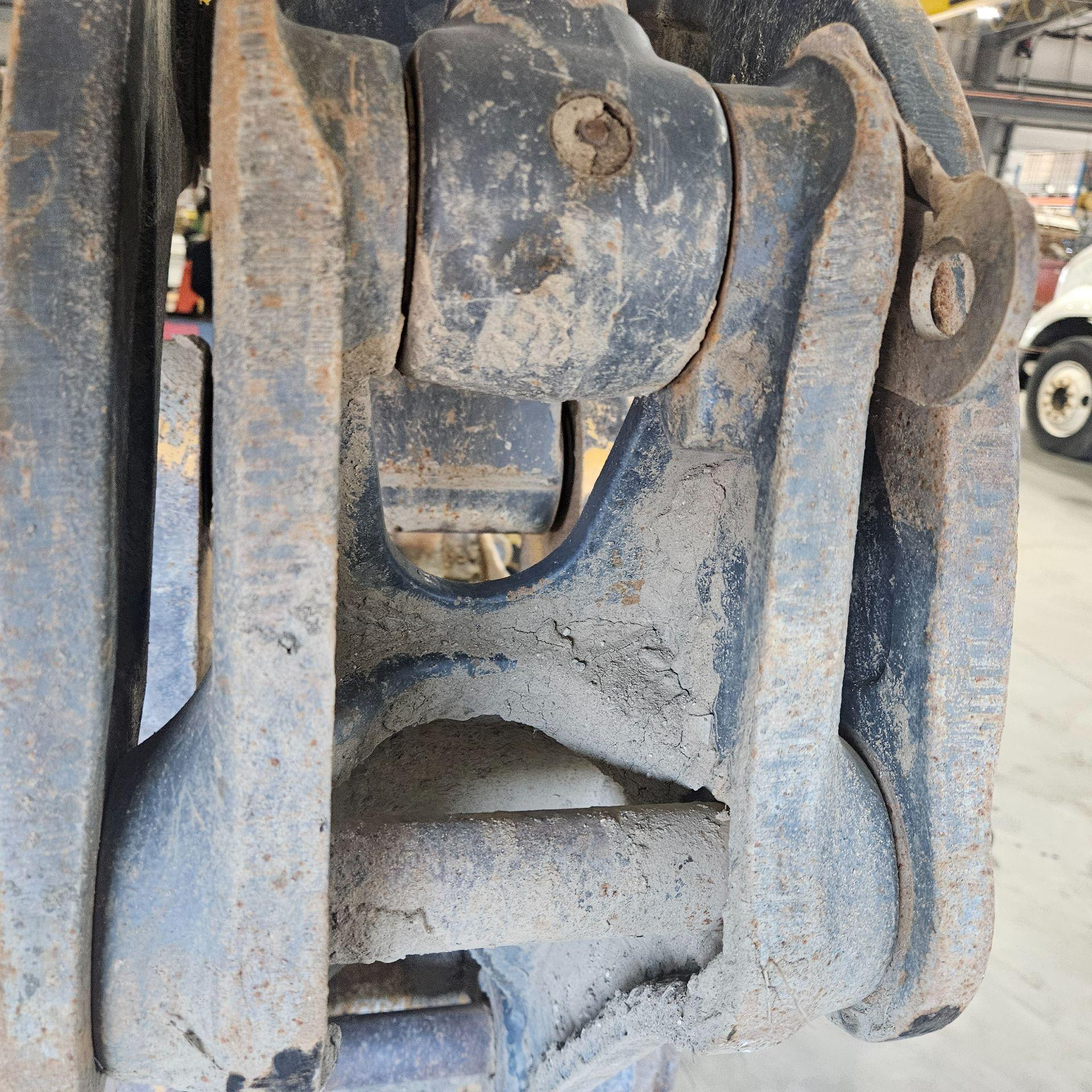 AT324556 | John Deere 310K Linkage for Sale