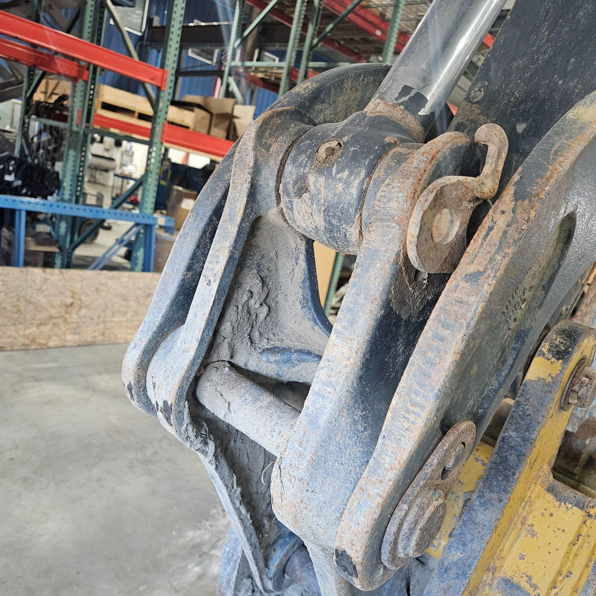 AT324556 | John Deere 310K Linkage for Sale
