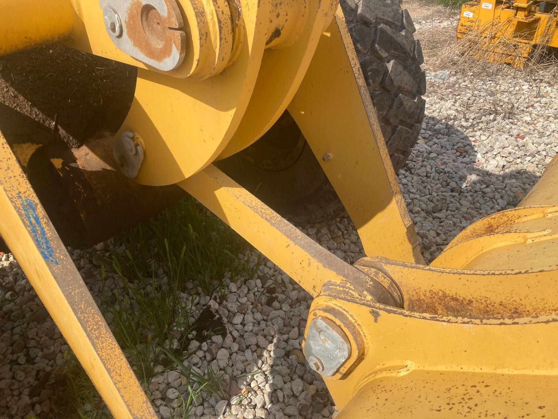 AT340818 | John Deere 624H Linkage for Sale