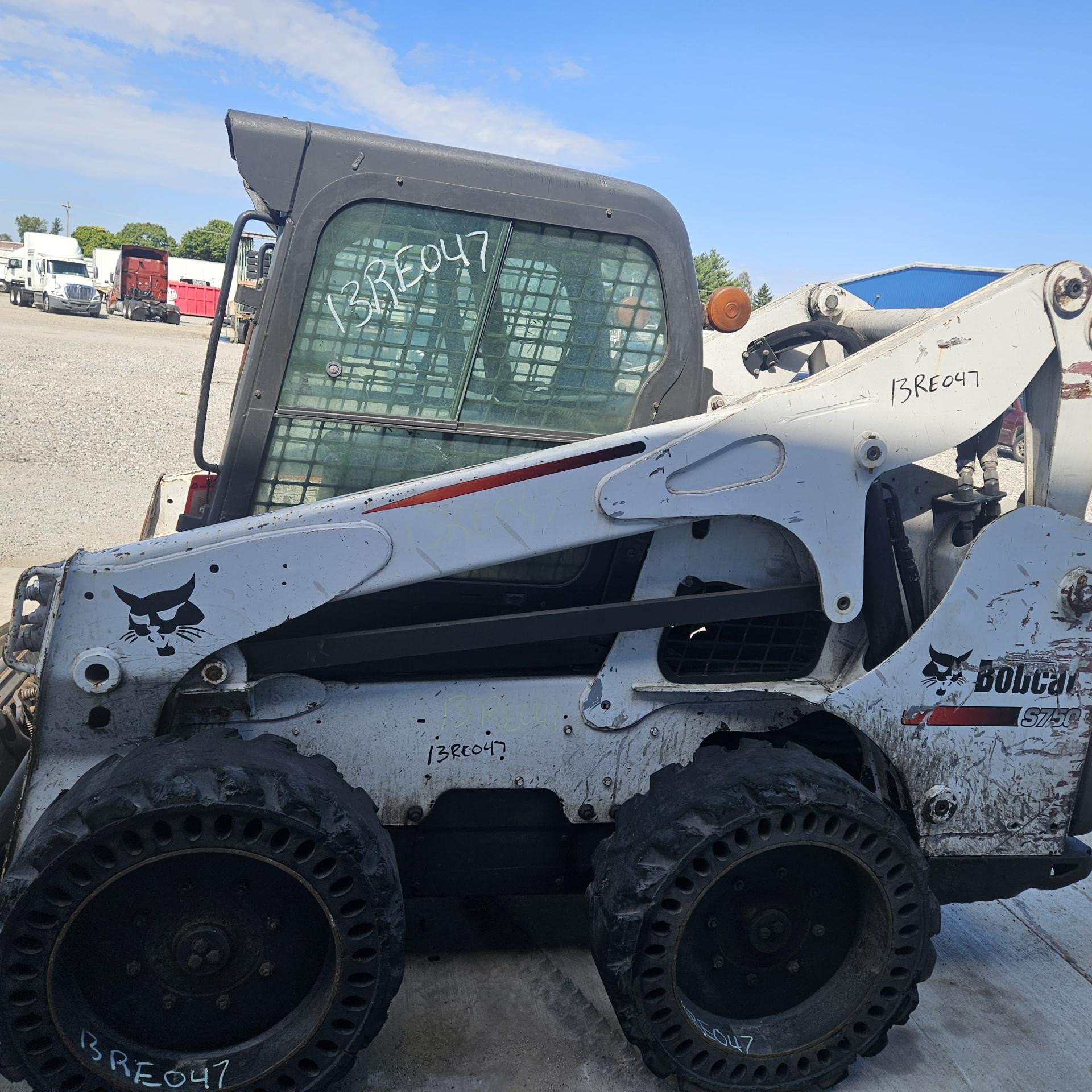 Bobcat S750 Equip Side Glass for Sale