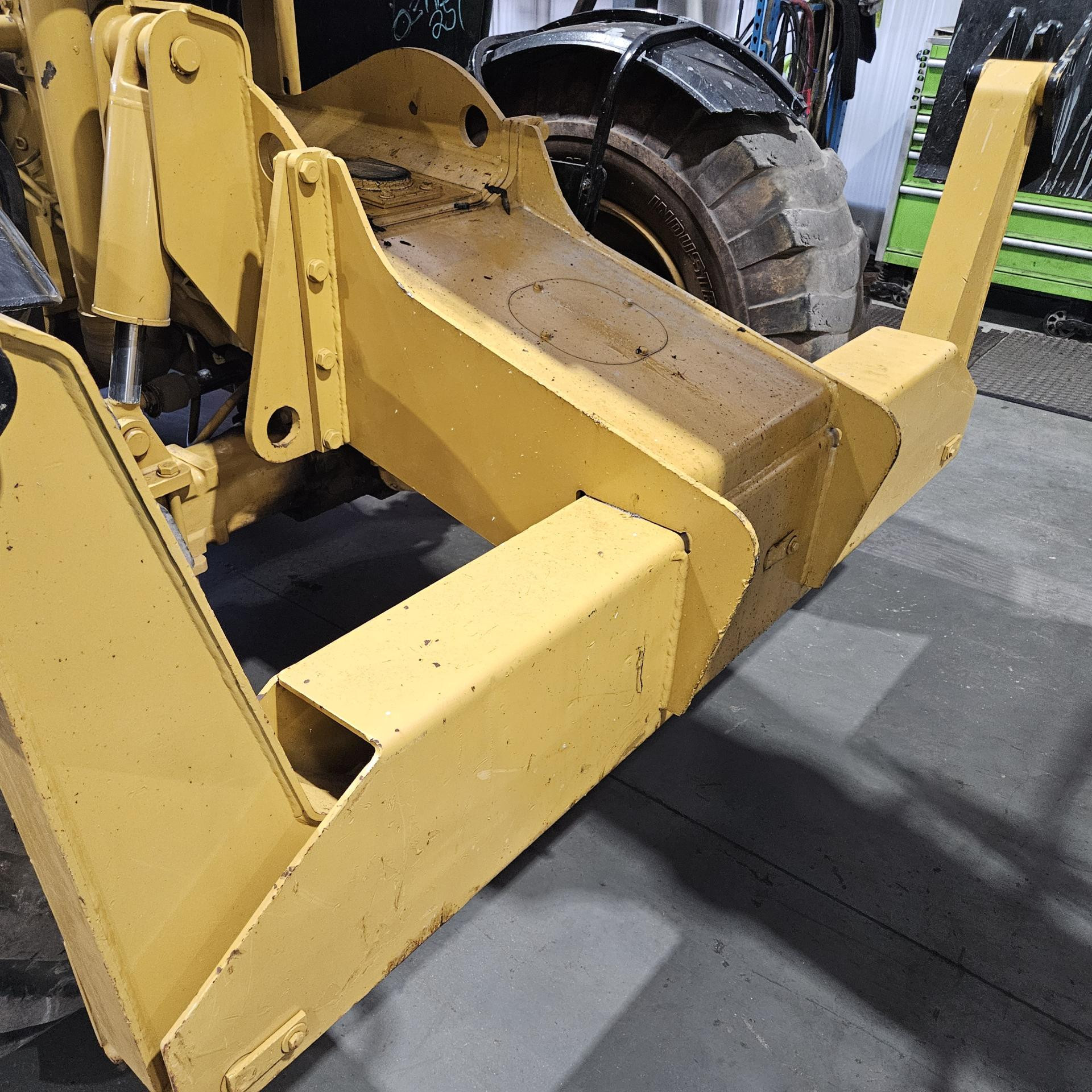 CAT TH83 Outrigger for Sale