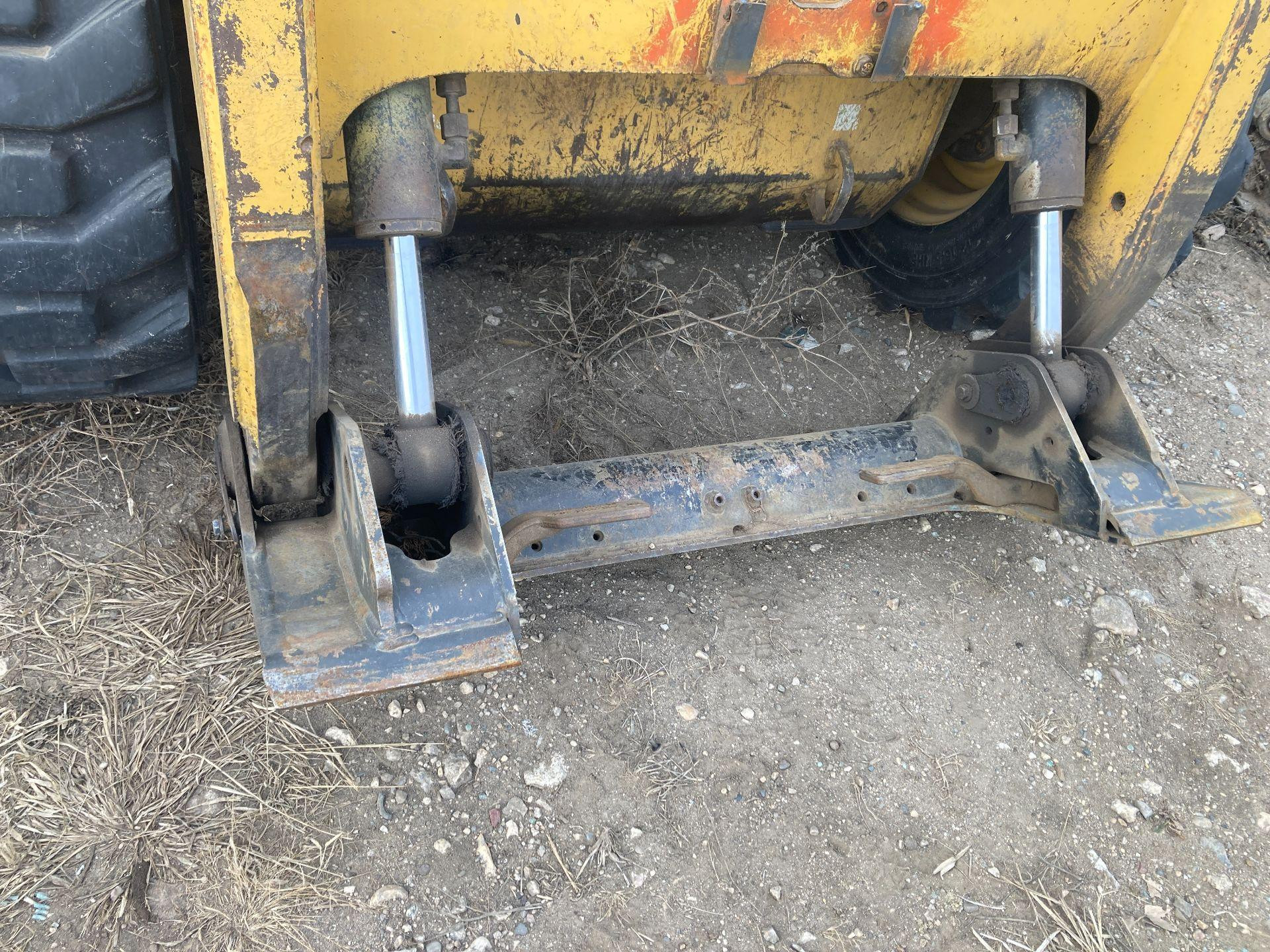 1968875 | CAT 252 Quick Coupler for Sale