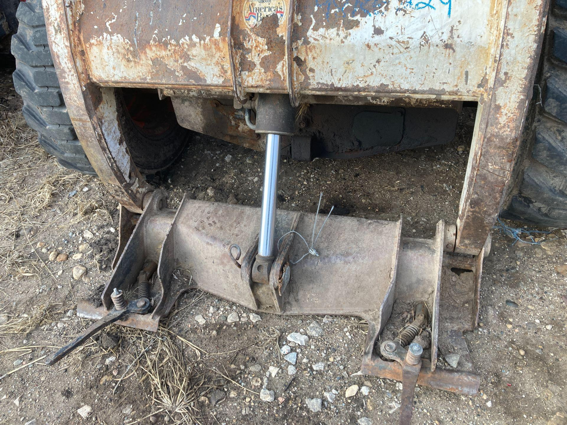 6718752 | Bobcat 863 Quick Coupler for Sale
