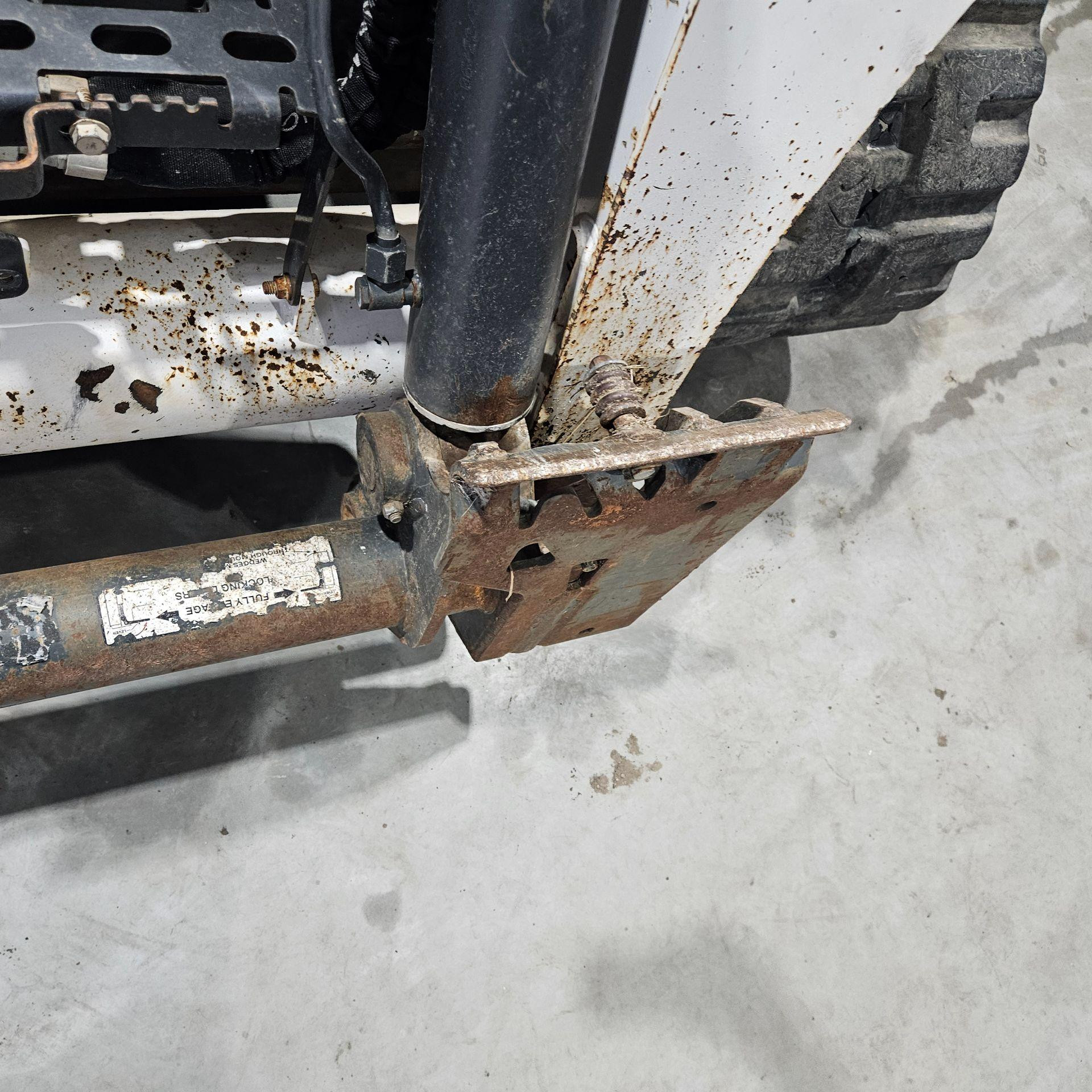 7128005 | Bobcat T870 Quick Coupler for Sale