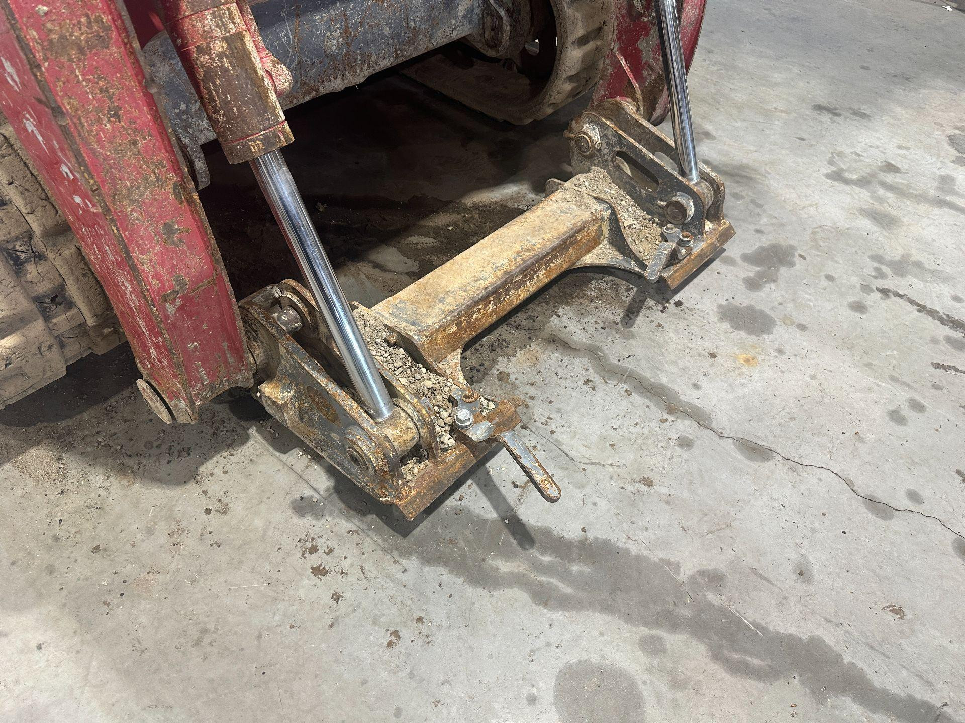 Takeuchi TL12R-2 Quick Coupler for Sale