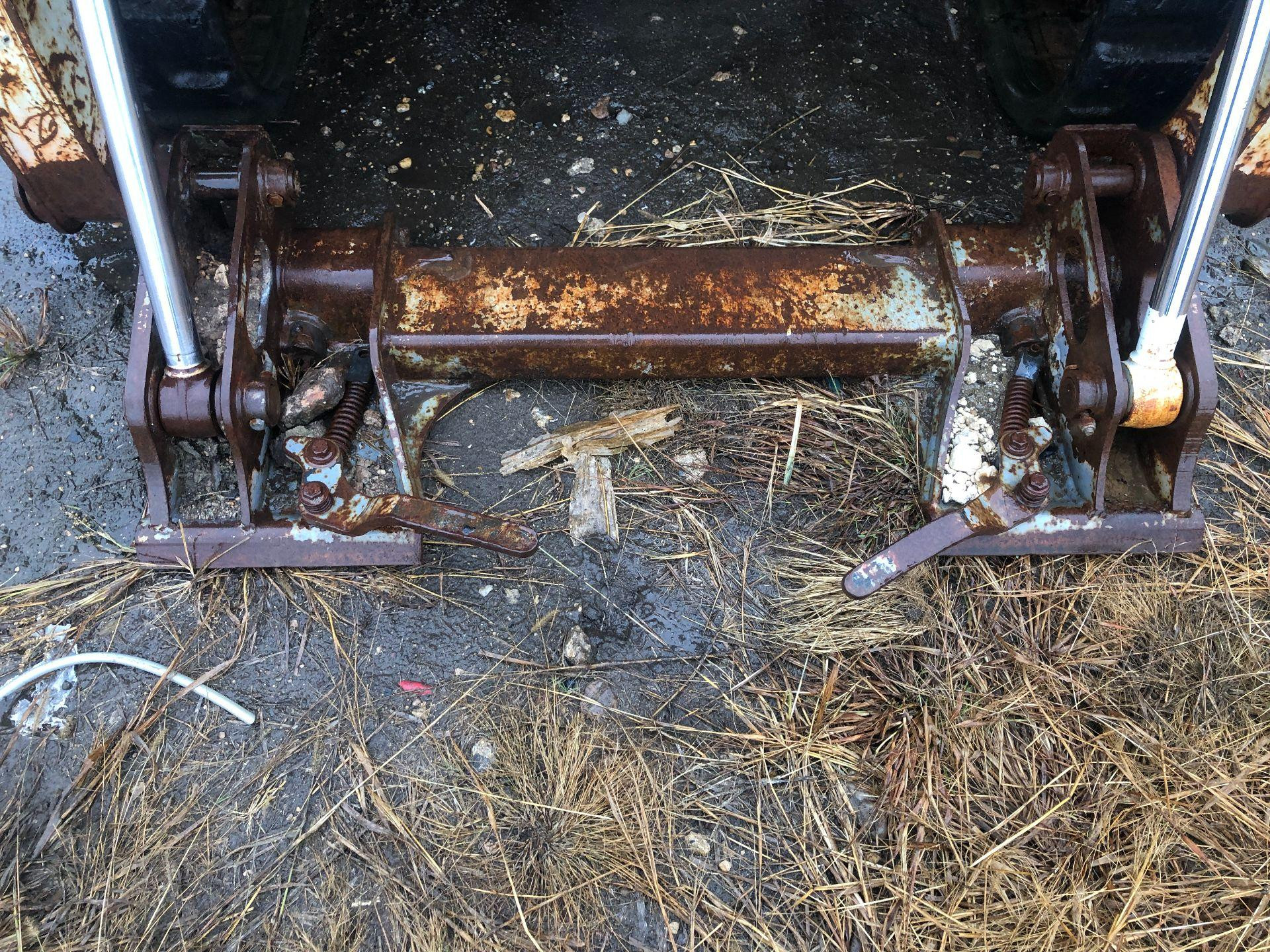 80616000 | Takeuchi TL130 Quick Coupler for Sale