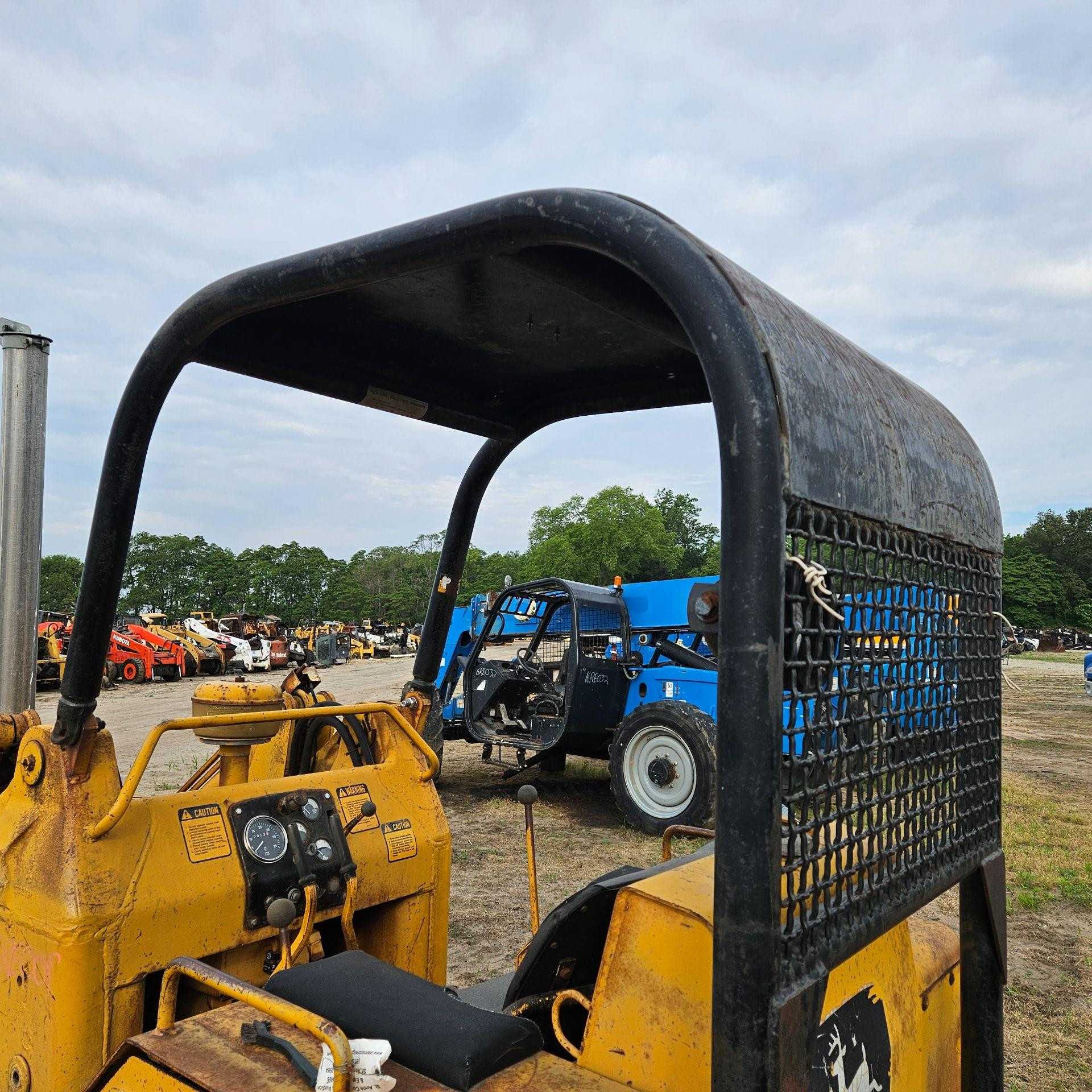 AT38934 | John Deere 350B ROPS for Sale