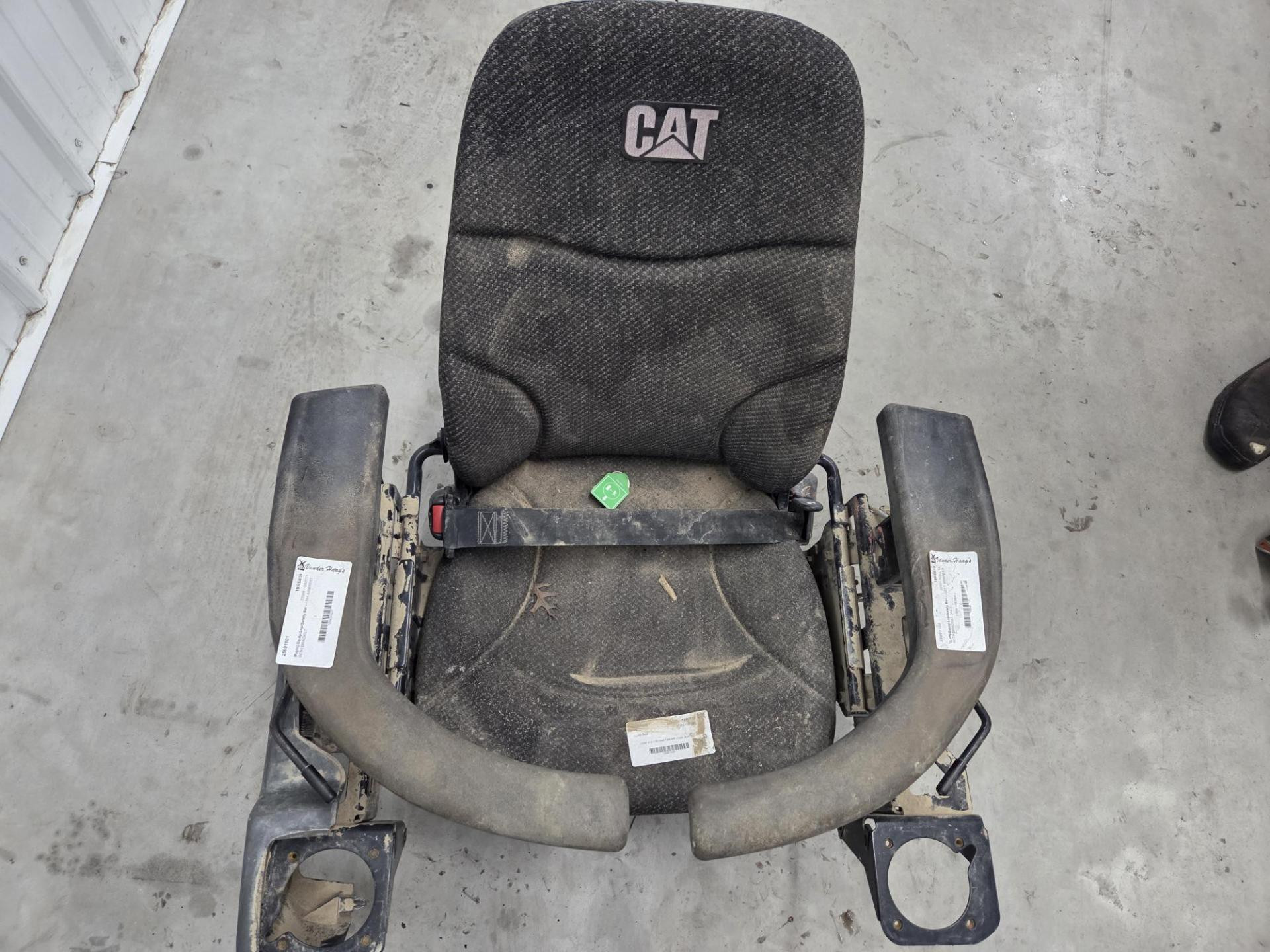 476-1133 | CAT 226D Seat for Sale