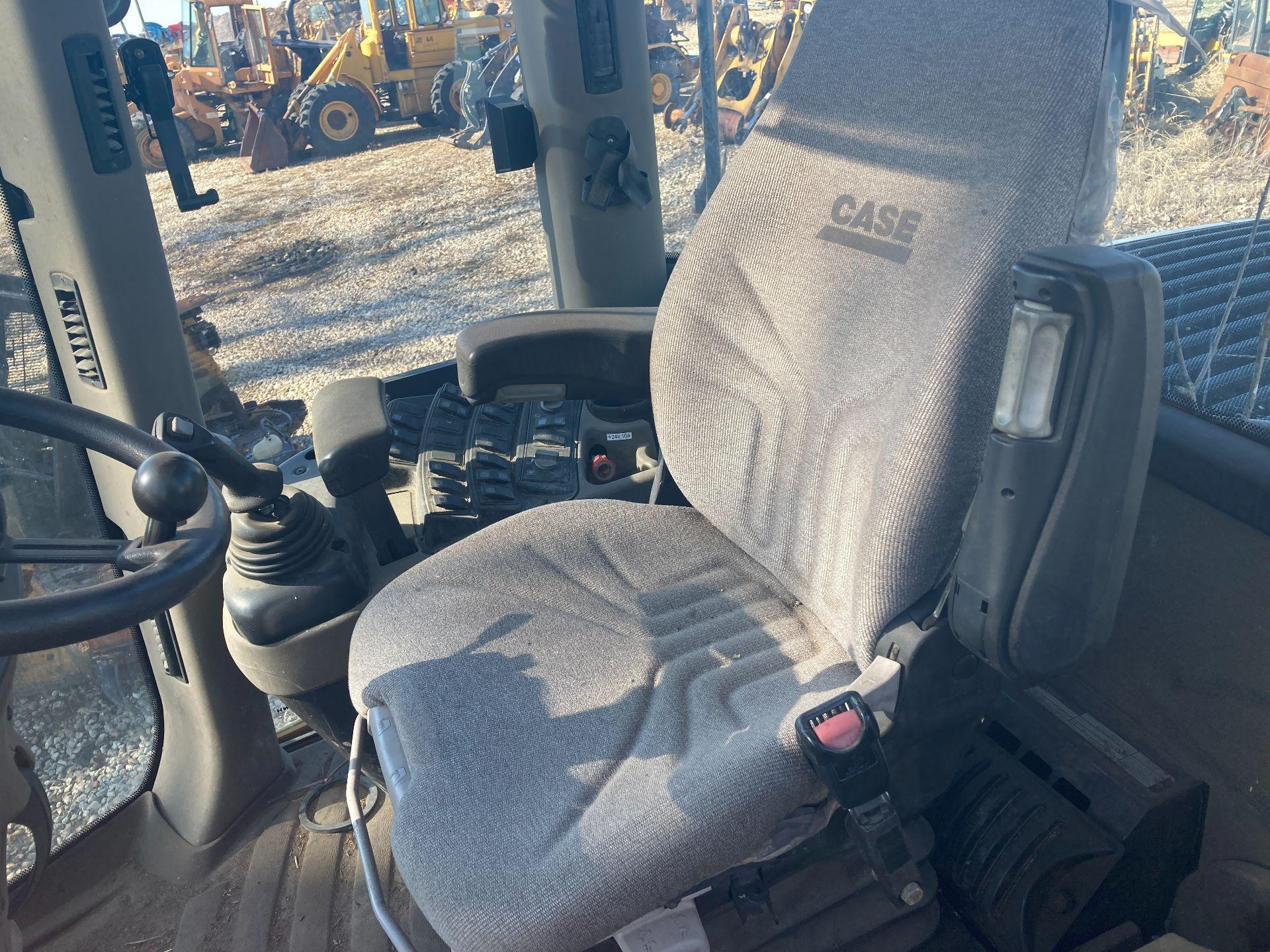 87398039 | Case 621E Seat for Sale