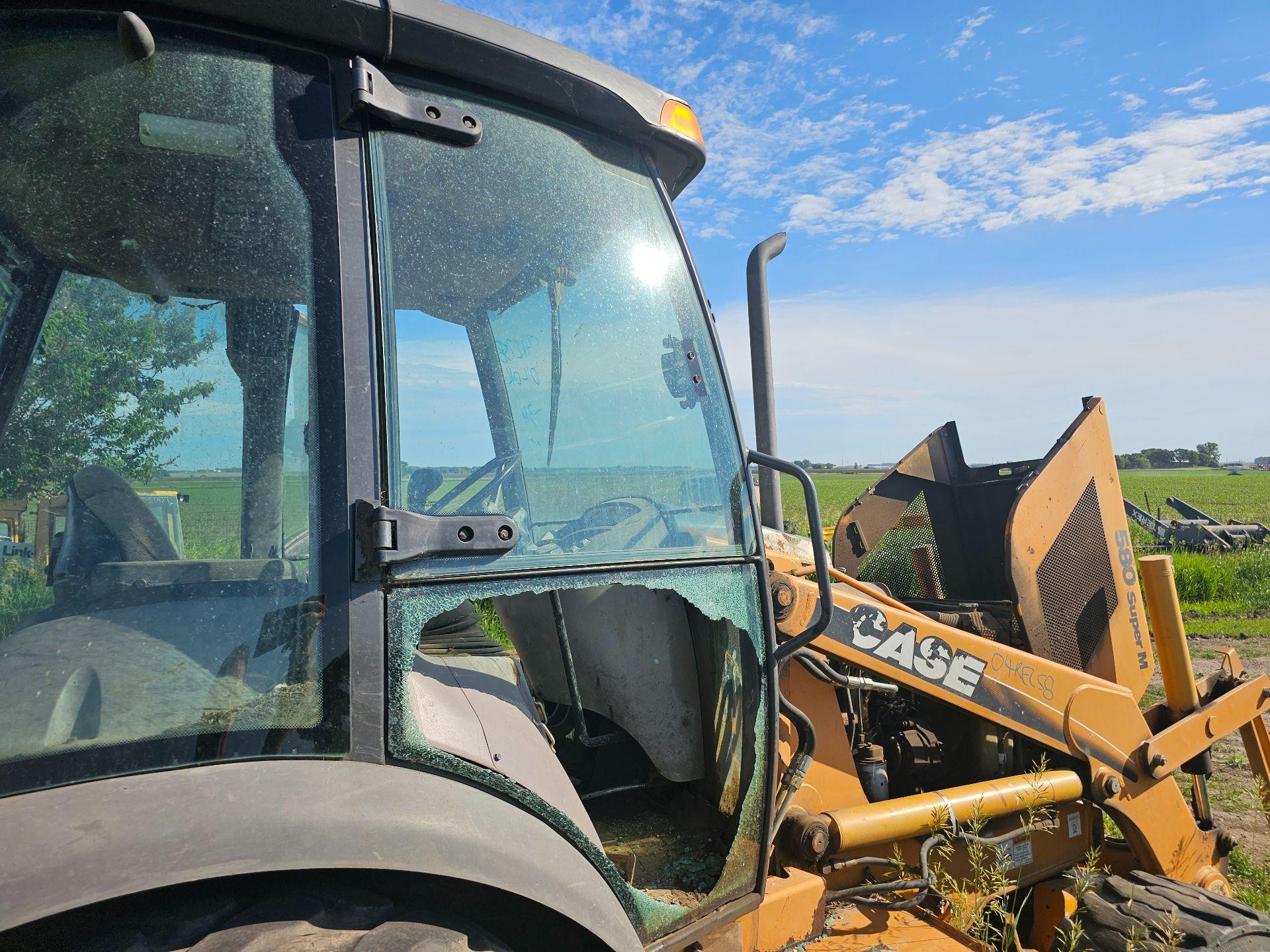 360046A1 | Case 580M Equip Side Glass for Sale
