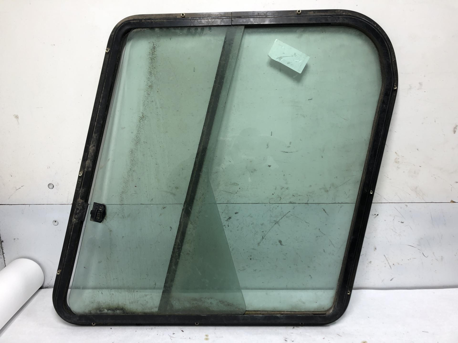 50301849 | Gehl R165 Equip Side Glass for Sale