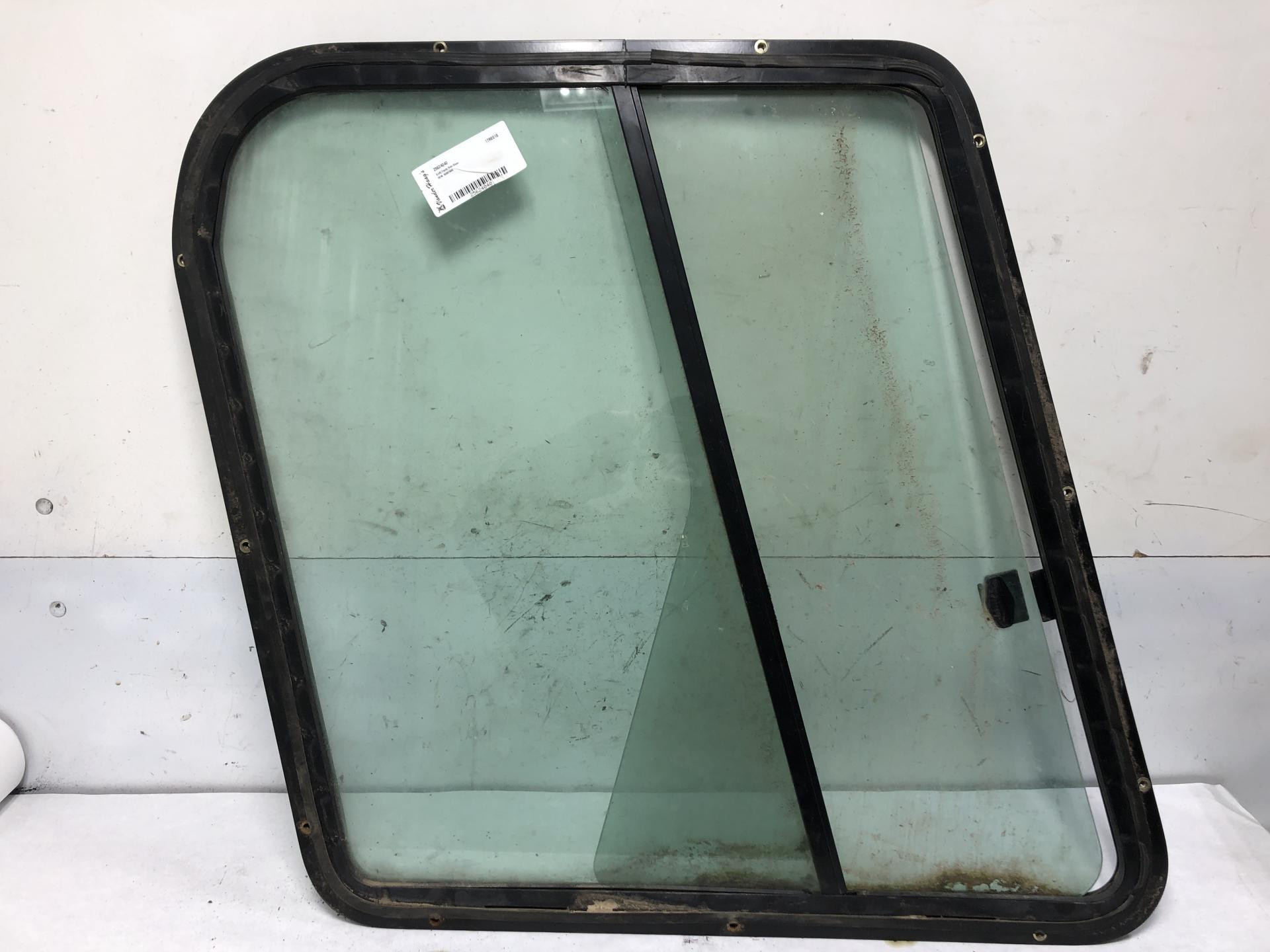 50301849 | Gehl R165 Equip Side Glass for Sale