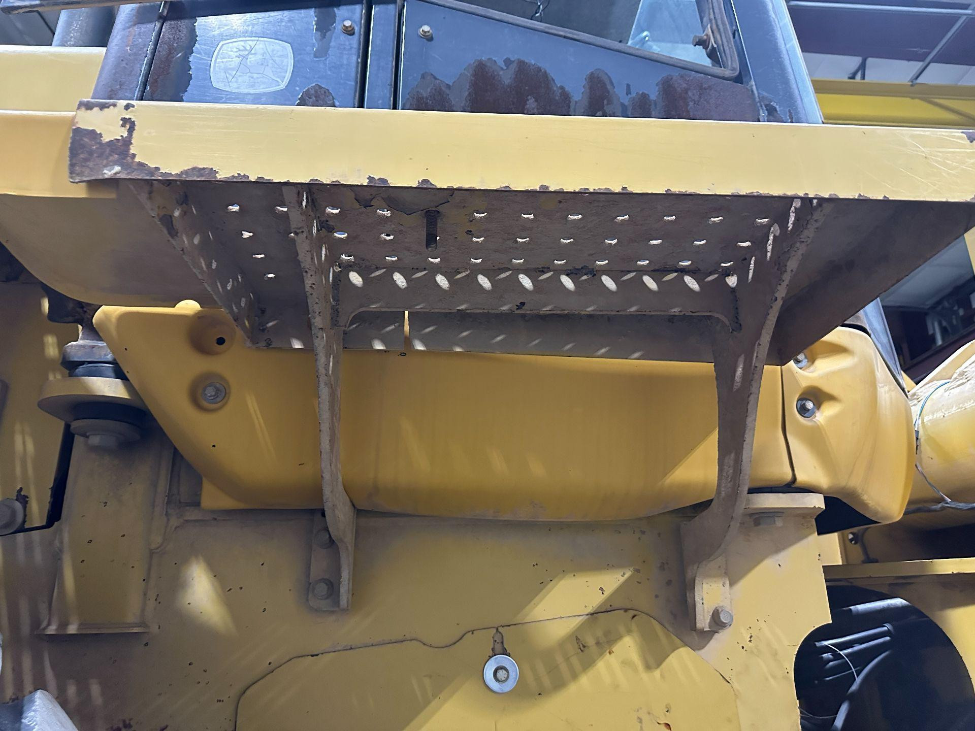 AT222323 | John Deere 644H Step for Sale